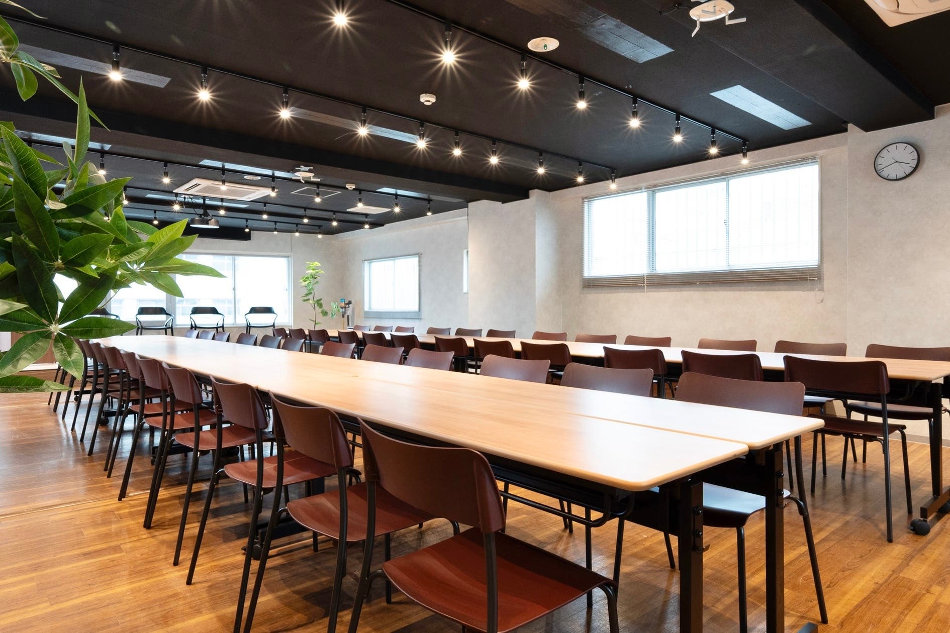 渋谷駅1分🚃最大86名着席🎉ステージ付き超大型スペース🎤懇親会/イベント/ビジネス利用に♪の写真24