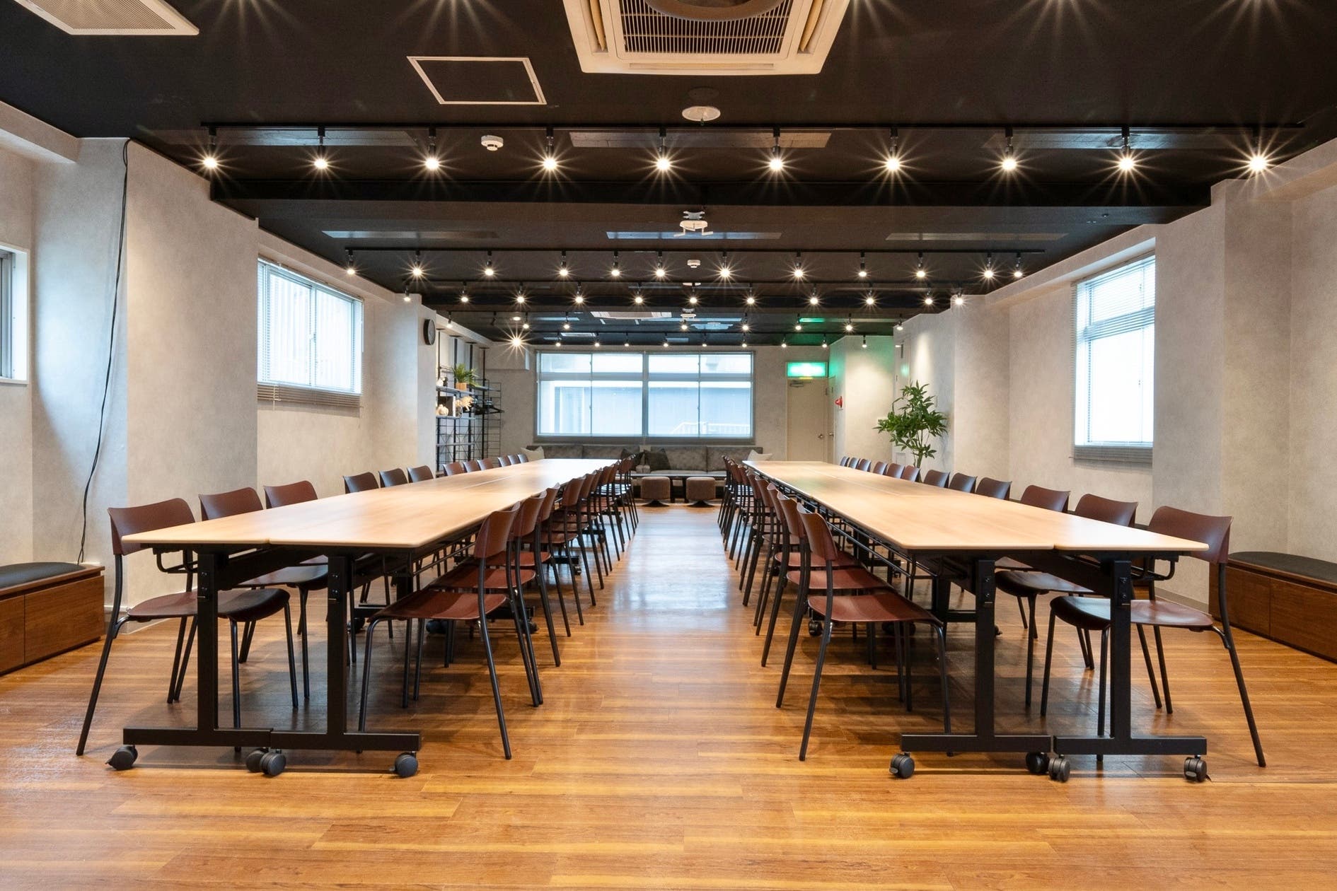 渋谷駅1分🚃最大86名着席🎉ステージ付き超大型スペース🎤懇親会/イベント/ビジネス利用に♪の写真25