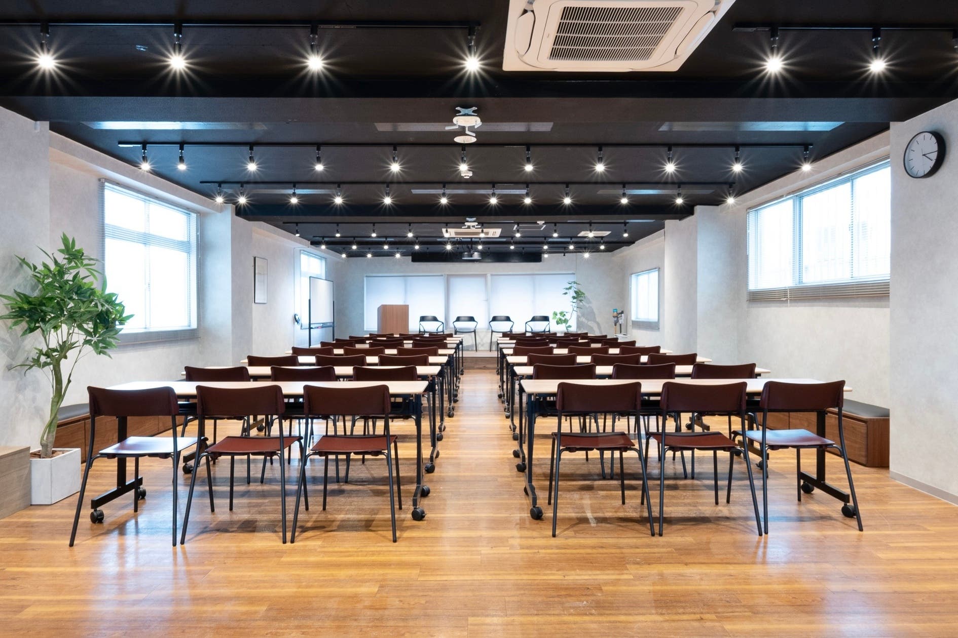 渋谷駅1分🚃最大86名着席🎉ステージ付き超大型スペース🎤懇親会/イベント/ビジネス利用に♪の写真26