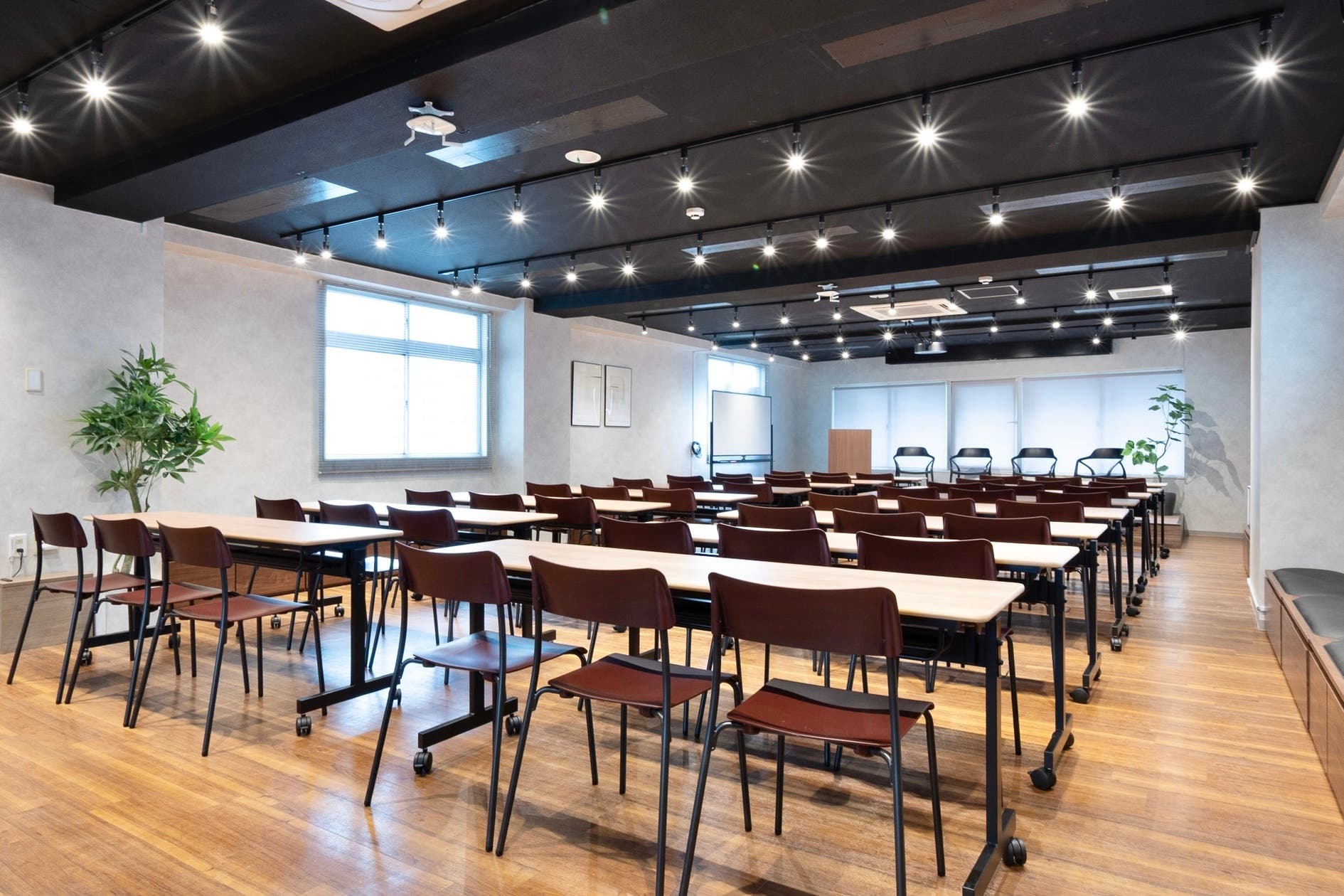 渋谷駅1分🚃最大86名着席🎉ステージ付き超大型スペース🎤懇親会/イベント/ビジネス利用に♪の写真27