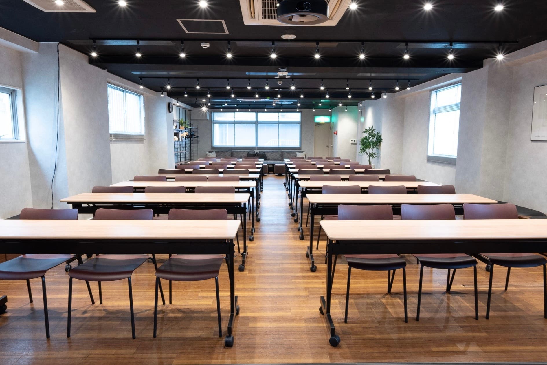 渋谷駅1分🚃最大86名着席🎉ステージ付き超大型スペース🎤懇親会/イベント/ビジネス利用に♪の写真29