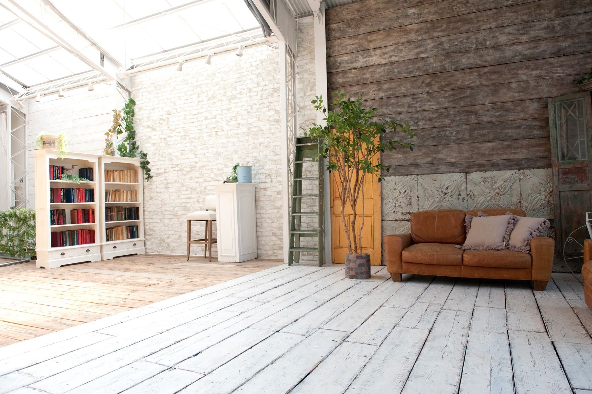 【自然光スタジオ】一棟貸切自然光の入る天高４Mの撮影スタジオ。様々なシーンが演出可能。の写真2