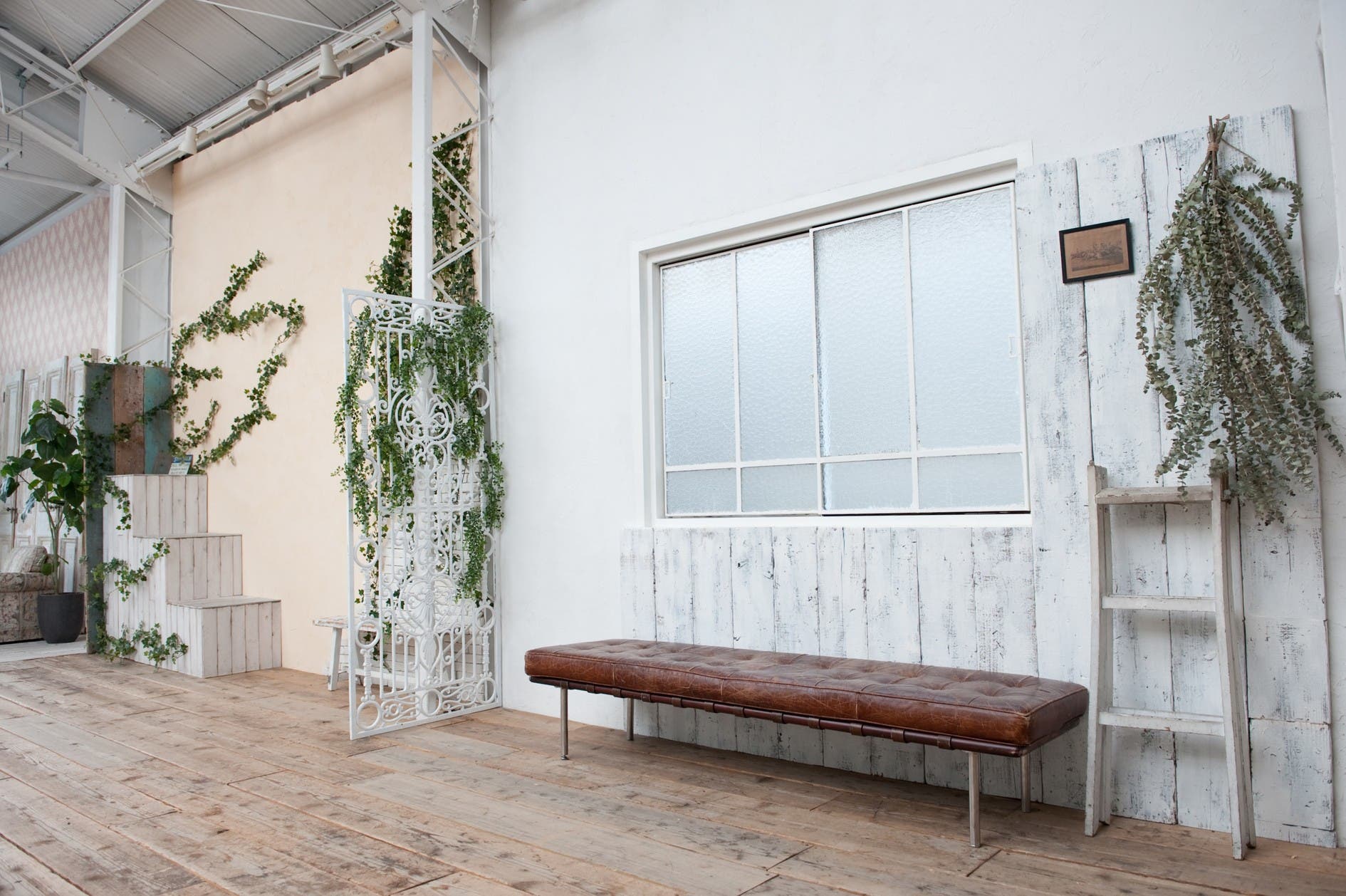 【自然光スタジオ】一棟貸切自然光の入る天高４Mの撮影スタジオ。様々なシーンが演出可能。の写真6