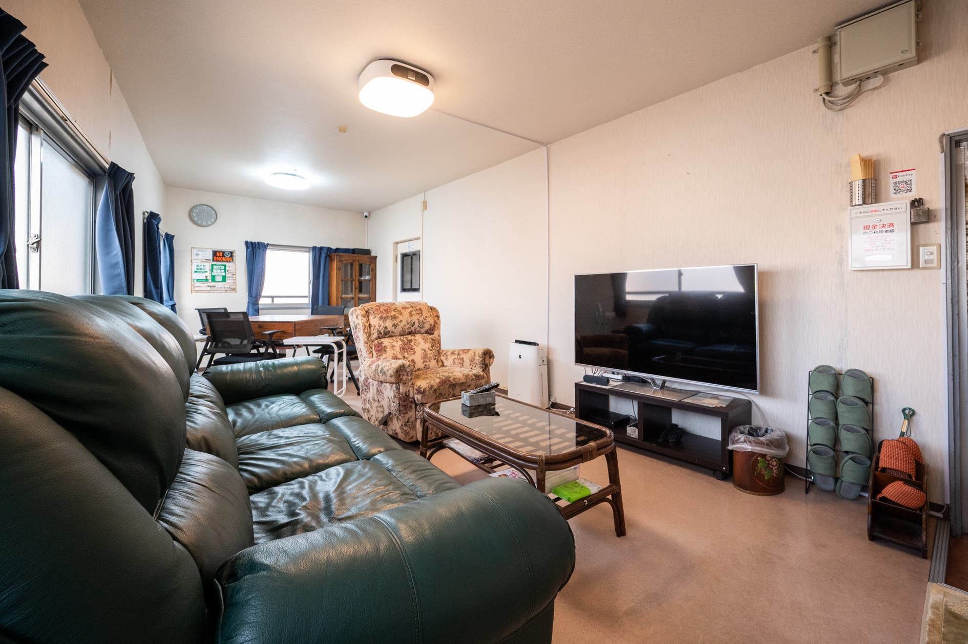 西鉄久留米駅徒歩3分⭐︎24hOPEN⭐︎ミニシアターが楽しめるスペース◆パーティー/WEB会議/事務所利用/楽器演奏の写真1