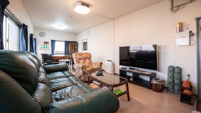 西鉄久留米駅徒歩3分⭐︎24hOPEN⭐︎ミニシアターが楽しめるスペース◆パーティー/WEB会議/事務所利用/楽器演奏の写真1