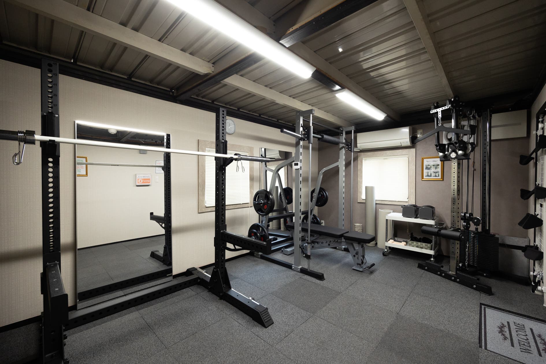 【阪急梅田駅から徒歩2分】梅田茶屋町のレンタルジム！の写真1