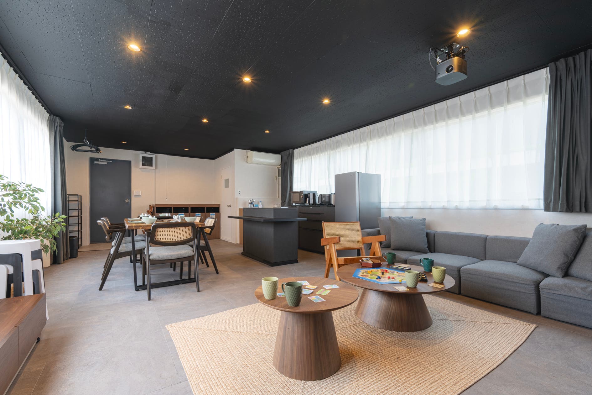 スペモ🏠️忘年会🍺押上駅3分🚶‍♀️パーティー🎊プロジェクター🎥ボドゲ🎲映画鑑賞✨️628_LIVING押上の写真15