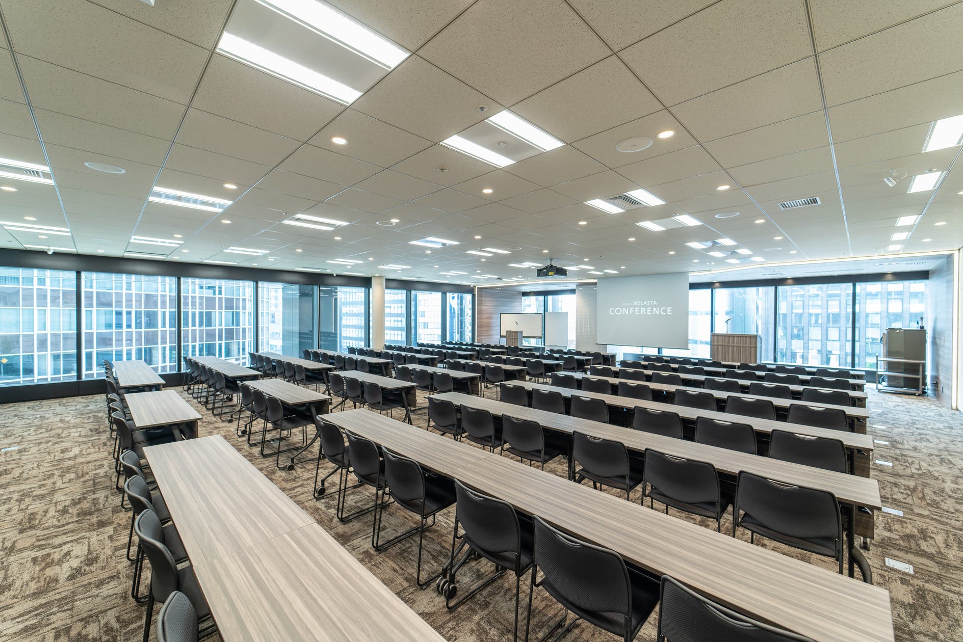 【深夜早朝／土日祝の利用もOK】【渋谷ソラスタコンファレンス】4Aの写真3