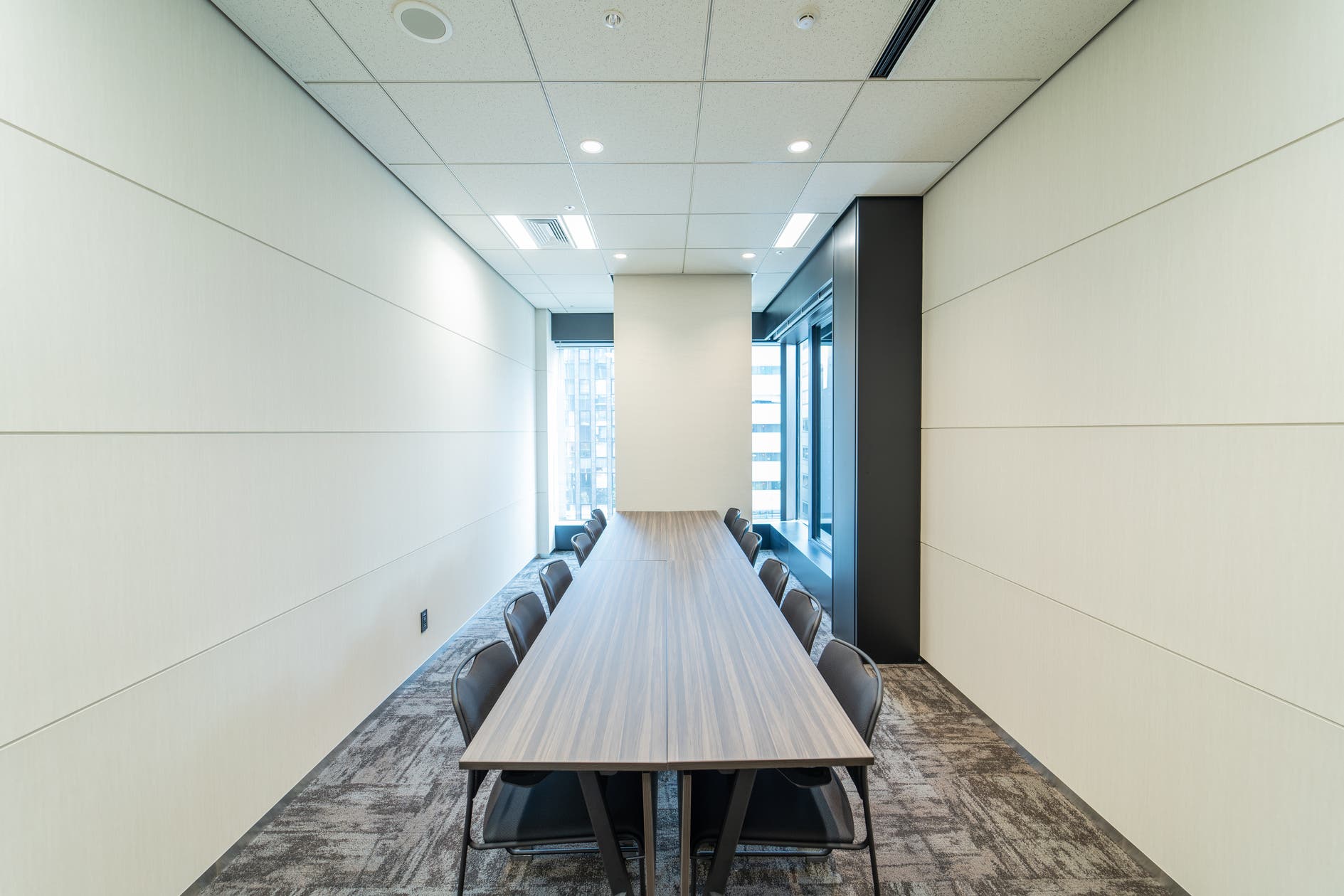 【深夜早朝／土日祝の利用もOK】【渋谷ソラスタコンファレンス】4Bの写真3