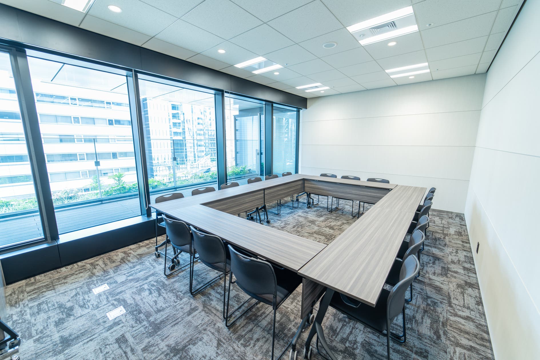 【深夜早朝／土日祝の利用もOK】【渋谷ソラスタコンファレンス】4Cの写真2