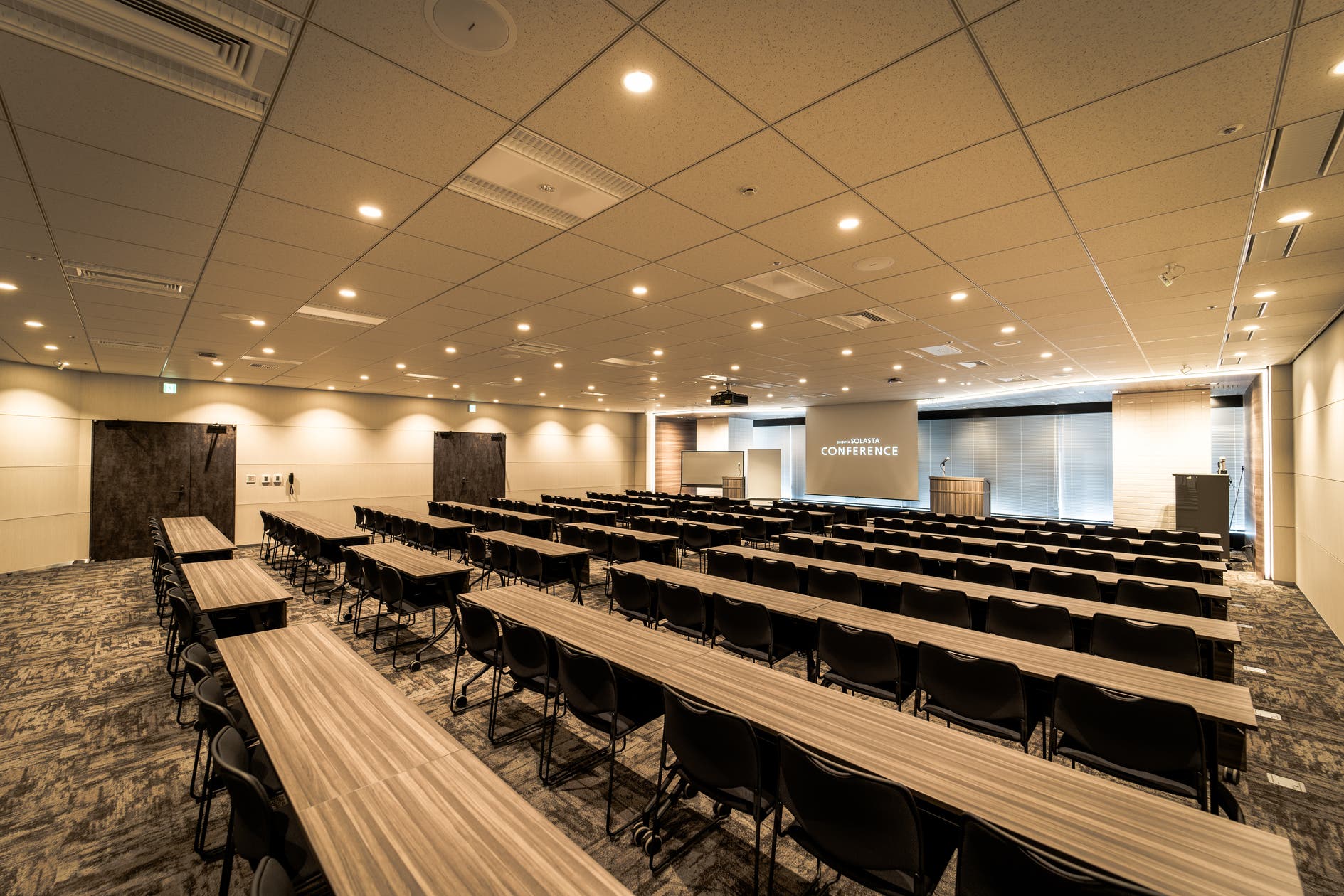 【深夜早朝／土日祝の利用もOK】【渋谷ソラスタコンファレンス】4Dの写真2