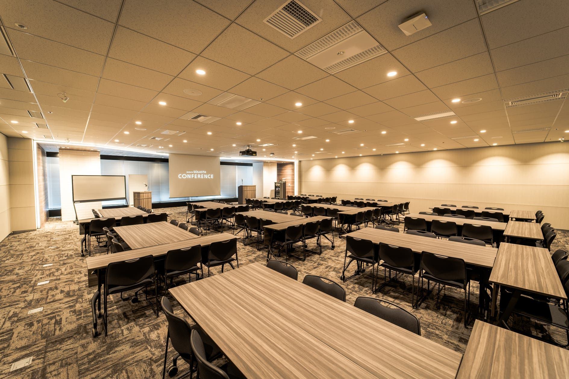 【深夜早朝／土日祝の利用もOK】【渋谷ソラスタコンファレンス】4Dの写真9