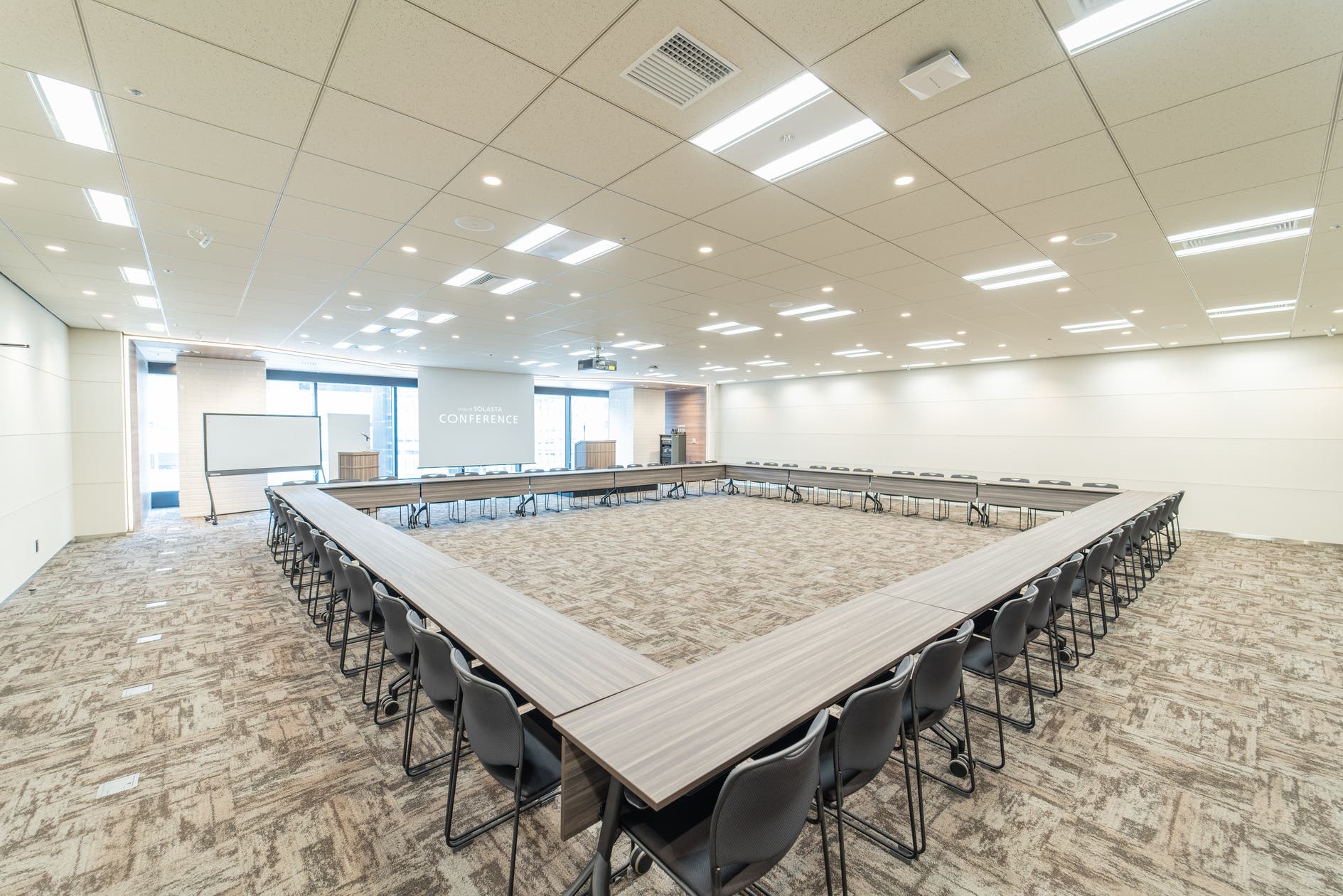 【深夜早朝／土日祝の利用もOK】【渋谷ソラスタコンファレンス】4Dの写真12