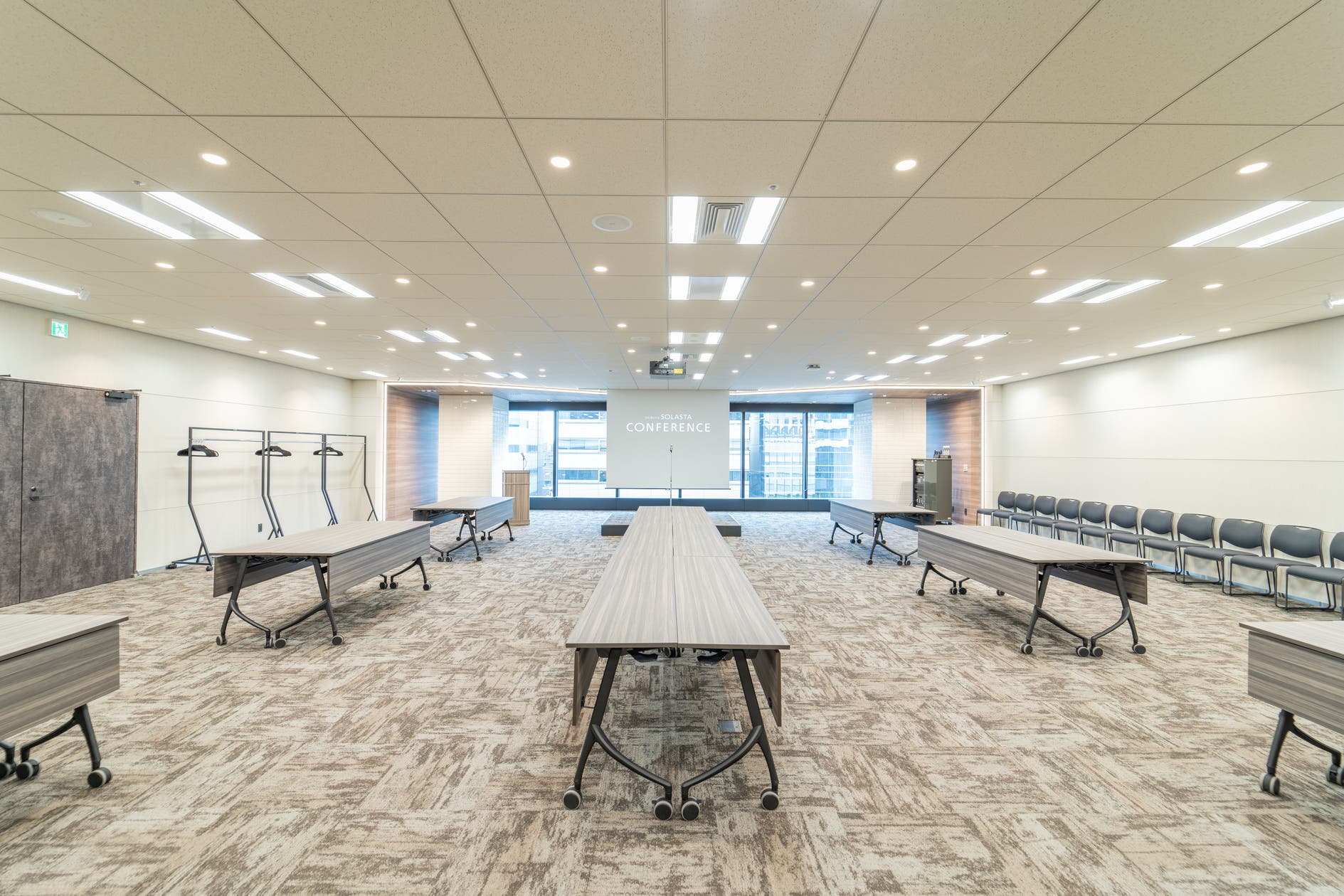 【深夜早朝／土日祝の利用もOK】【渋谷ソラスタコンファレンス】4Dの写真13