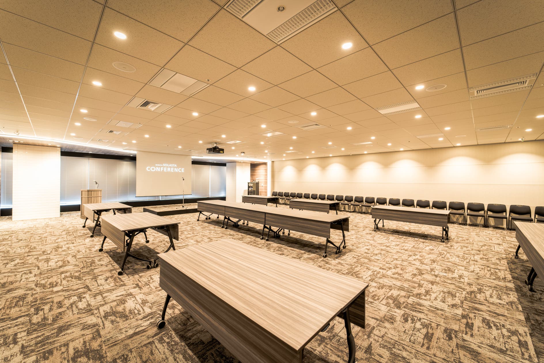 【深夜早朝／土日祝の利用もOK】【渋谷ソラスタコンファレンス】4Dの写真15