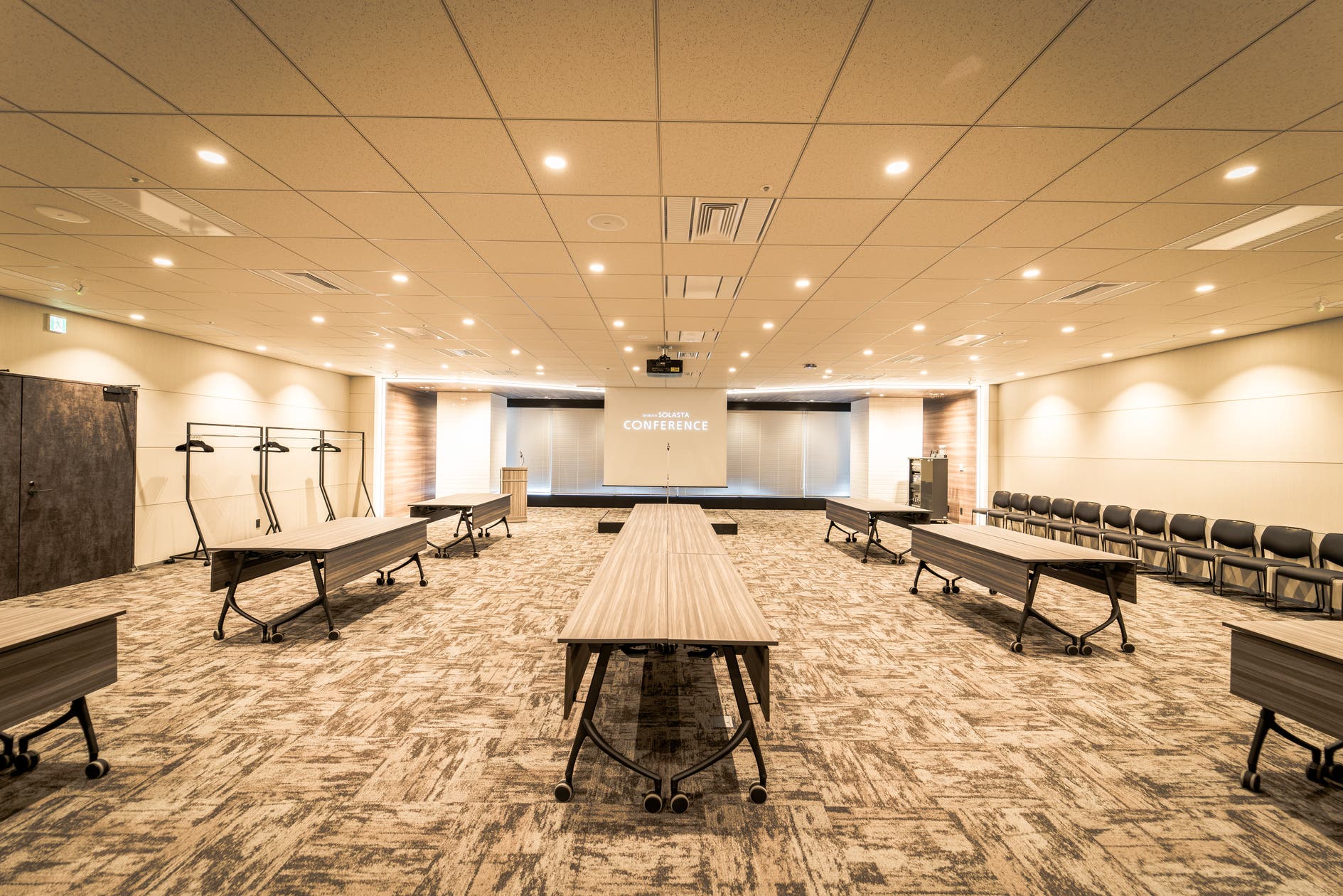 【深夜早朝／土日祝の利用もOK】【渋谷ソラスタコンファレンス】4Dの写真16