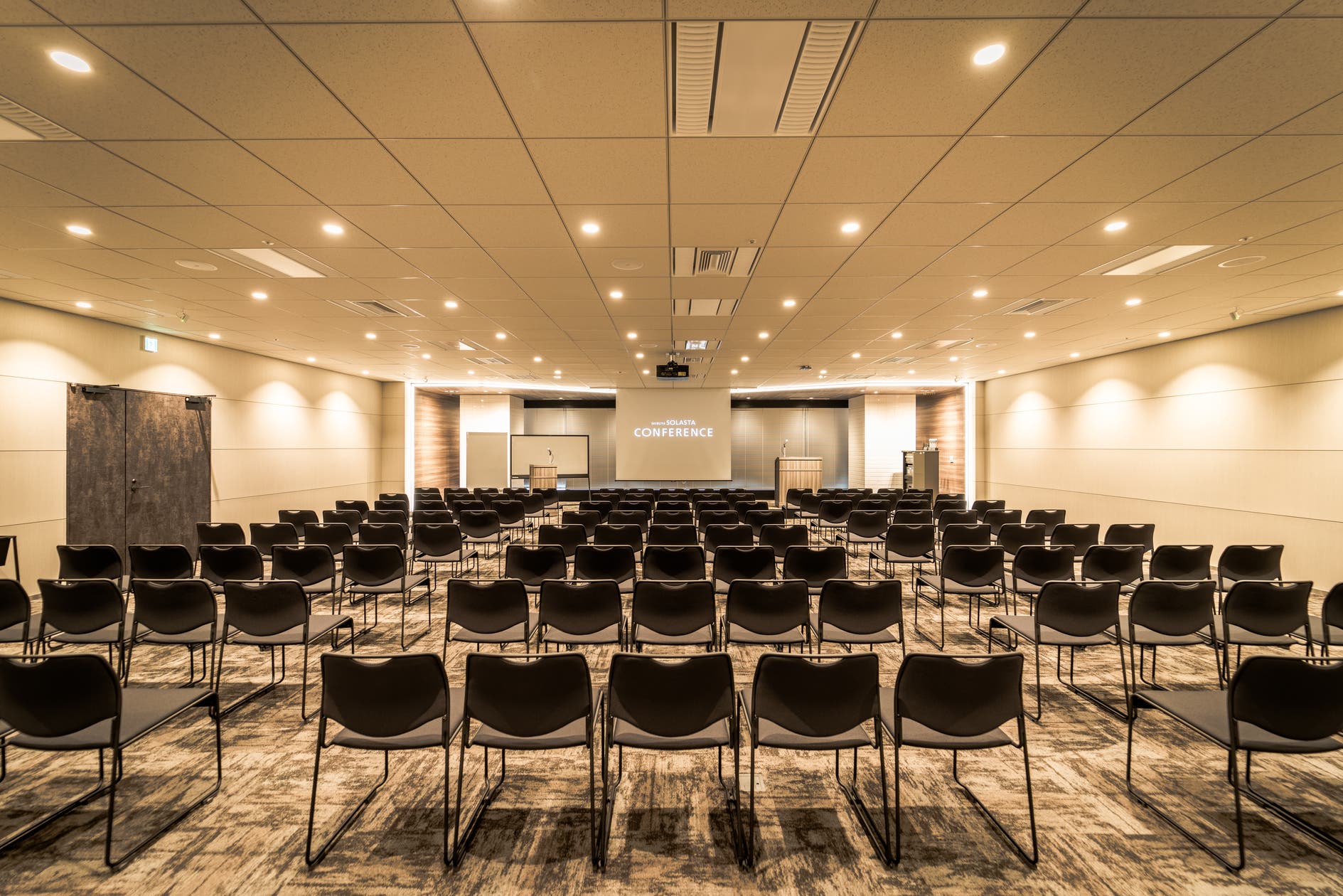 【深夜早朝／土日祝の利用もOK】【渋谷ソラスタコンファレンス】4Dの写真17