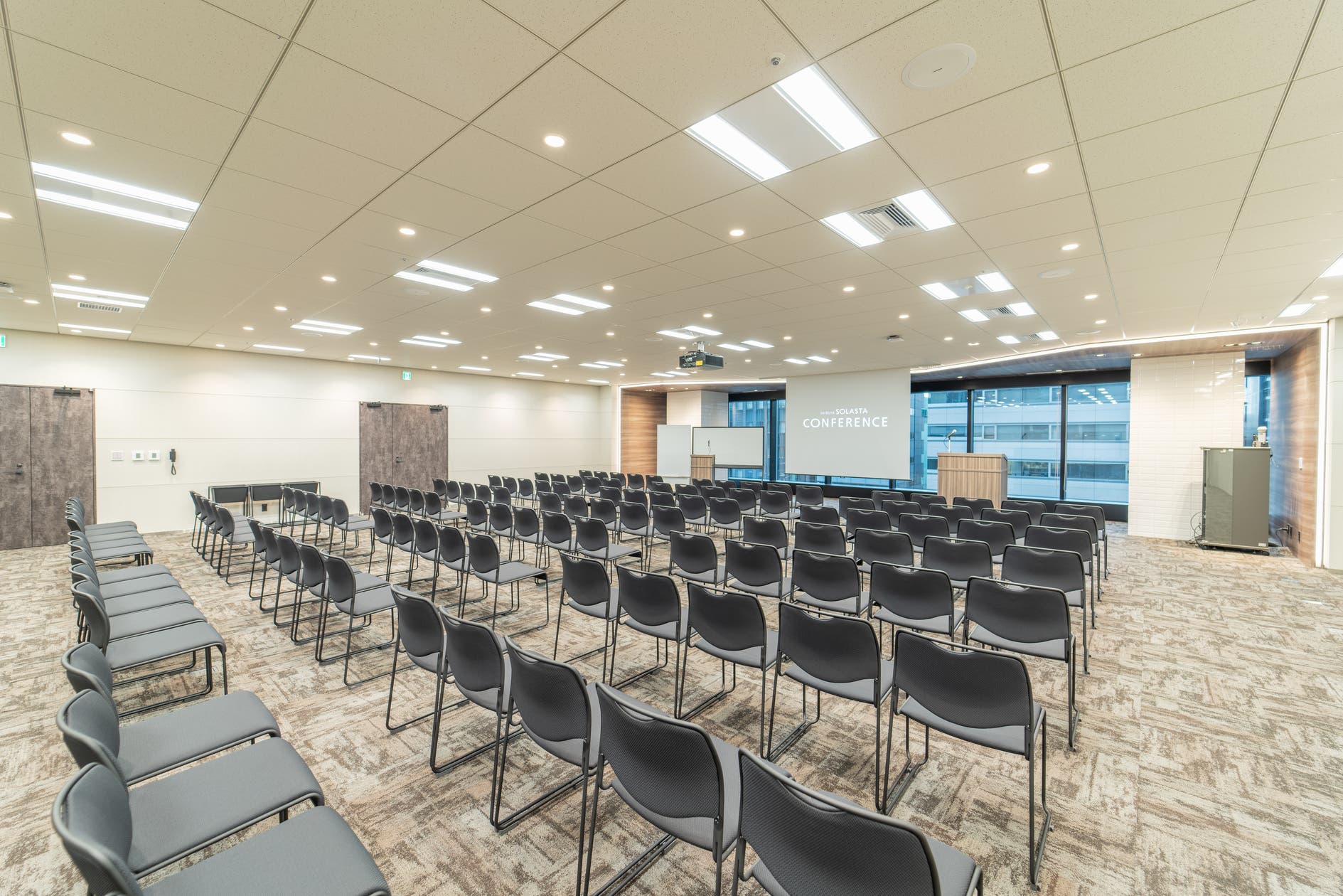 【深夜早朝／土日祝の利用もOK】【渋谷ソラスタコンファレンス】4Dの写真19