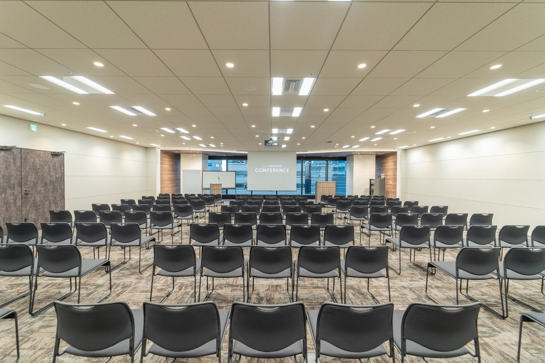 【深夜早朝／土日祝の利用もOK】【渋谷ソラスタコンファレンス】4Dの写真20