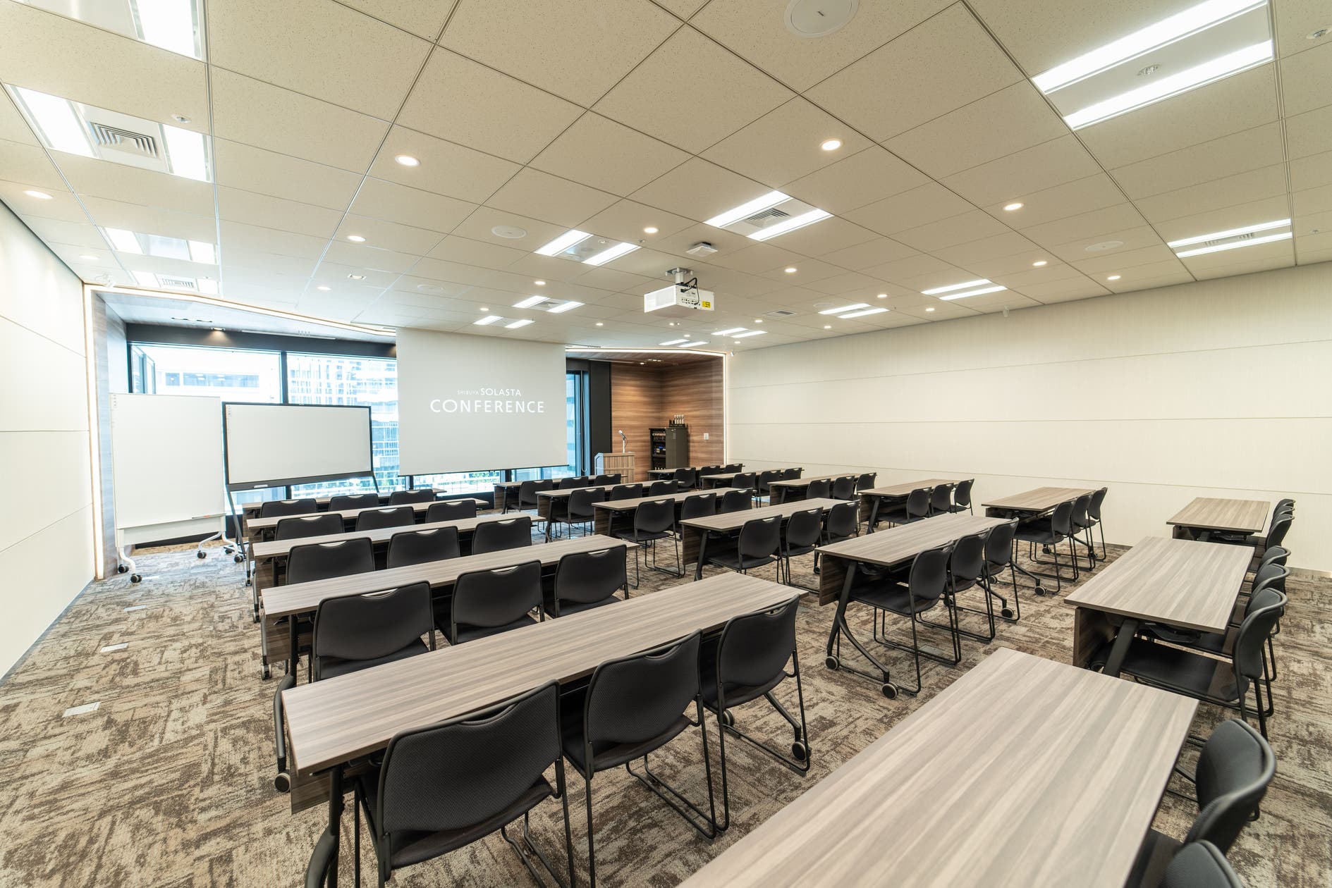 【深夜早朝／土日祝の利用もOK】【渋谷ソラスタコンファレンス】4Eの写真8