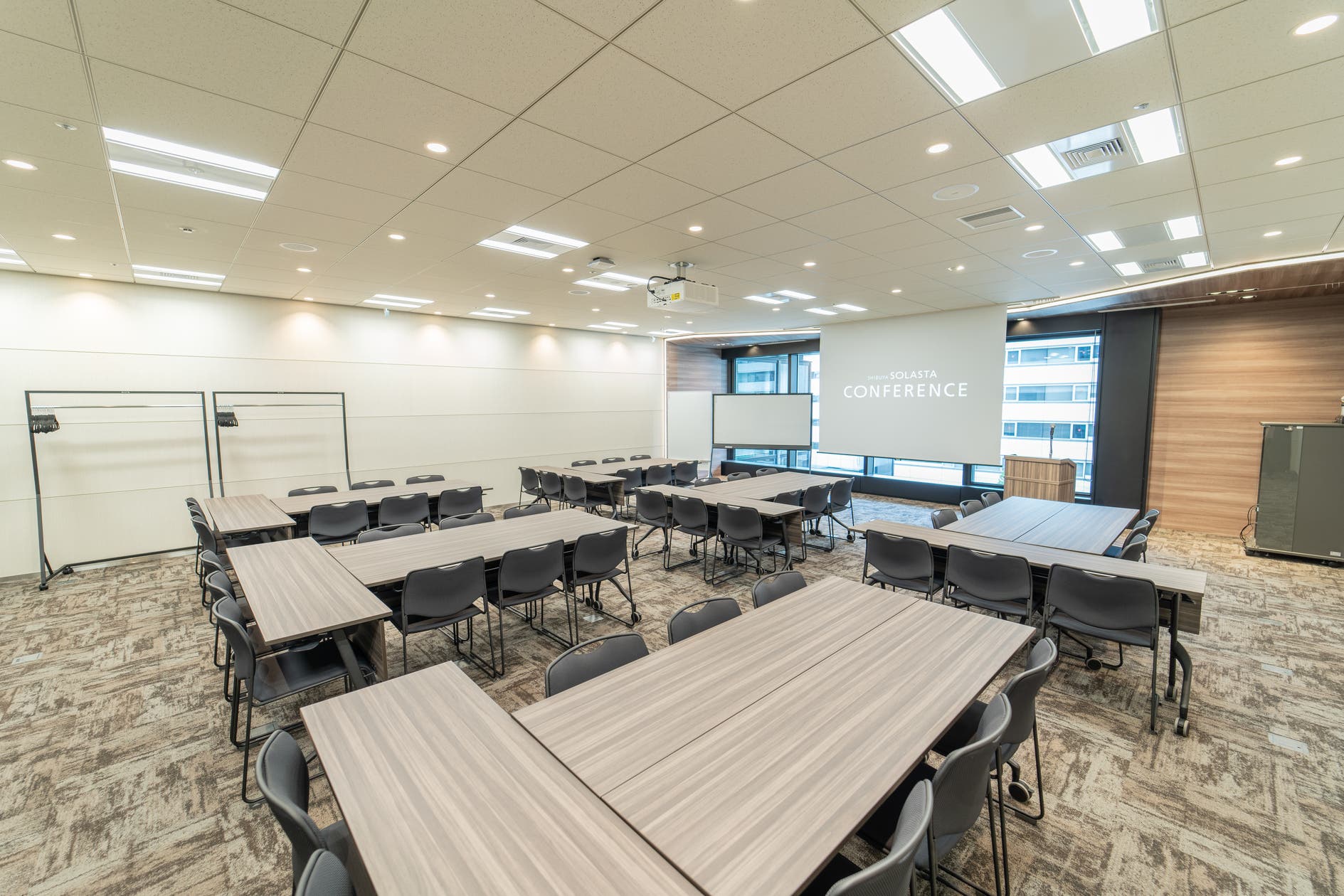 【深夜早朝／土日祝の利用もOK】【渋谷ソラスタコンファレンス】4Eの写真9