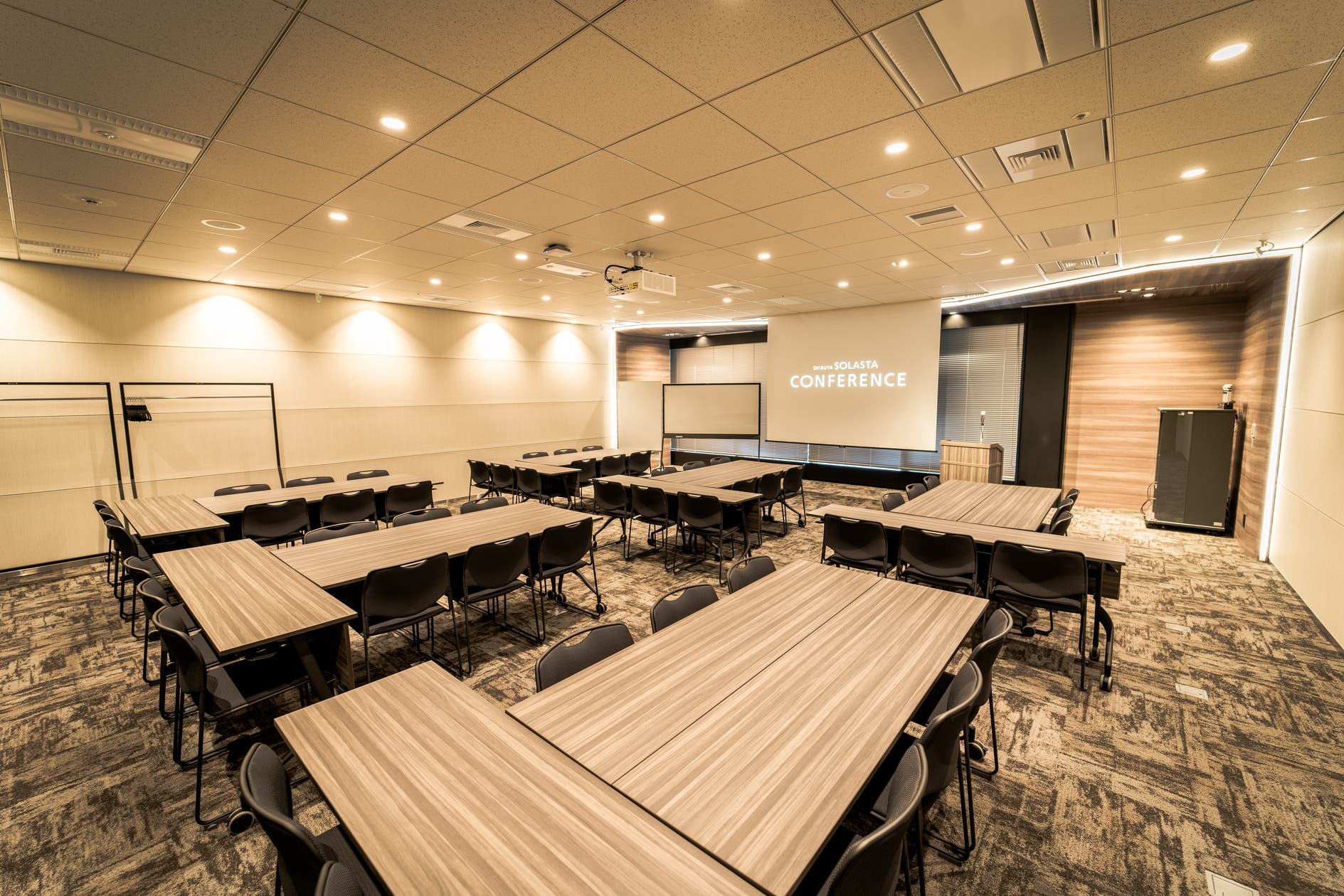 【深夜早朝／土日祝の利用もOK】【渋谷ソラスタコンファレンス】4Eの写真10