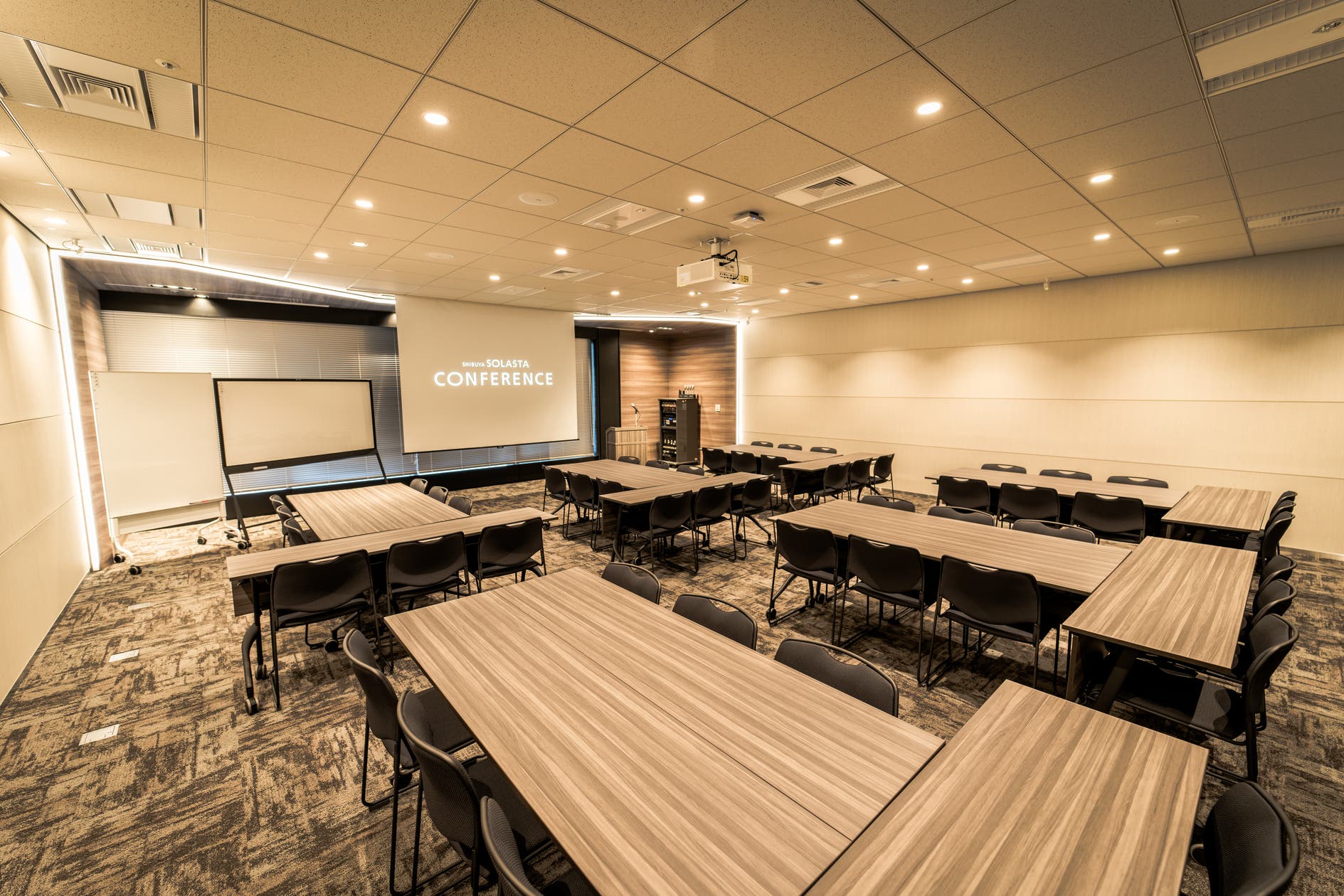 【深夜早朝／土日祝の利用もOK】【渋谷ソラスタコンファレンス】4Eの写真11