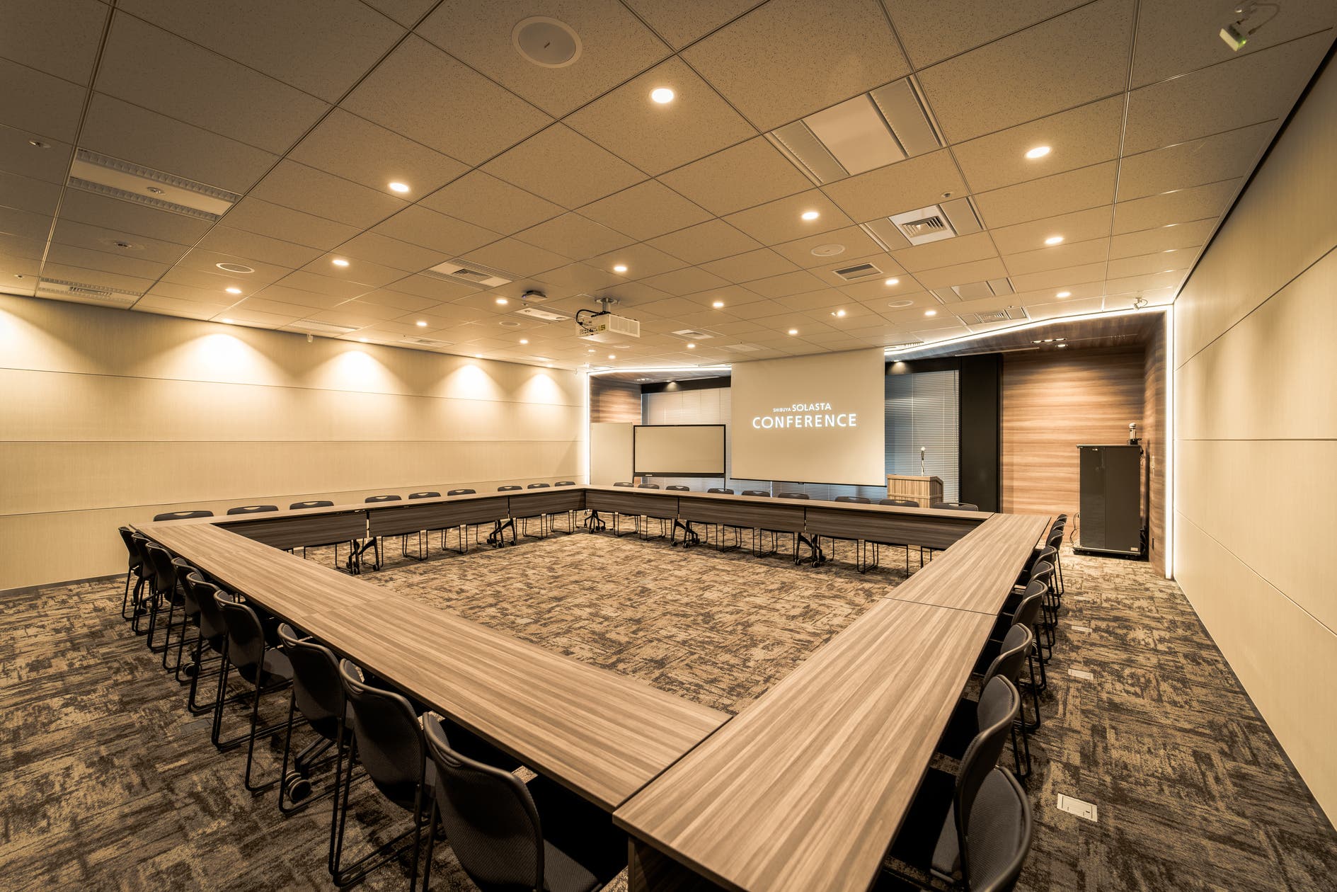 【深夜早朝／土日祝の利用もOK】【渋谷ソラスタコンファレンス】4Eの写真12