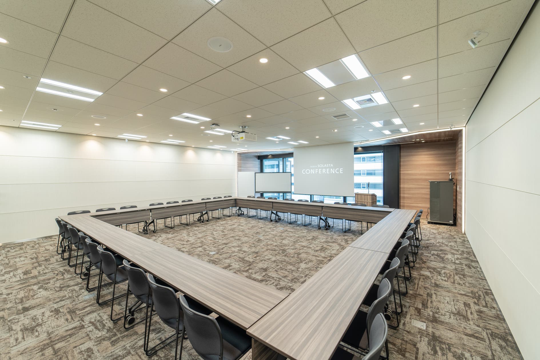 【深夜早朝／土日祝の利用もOK】【渋谷ソラスタコンファレンス】4Eの写真13