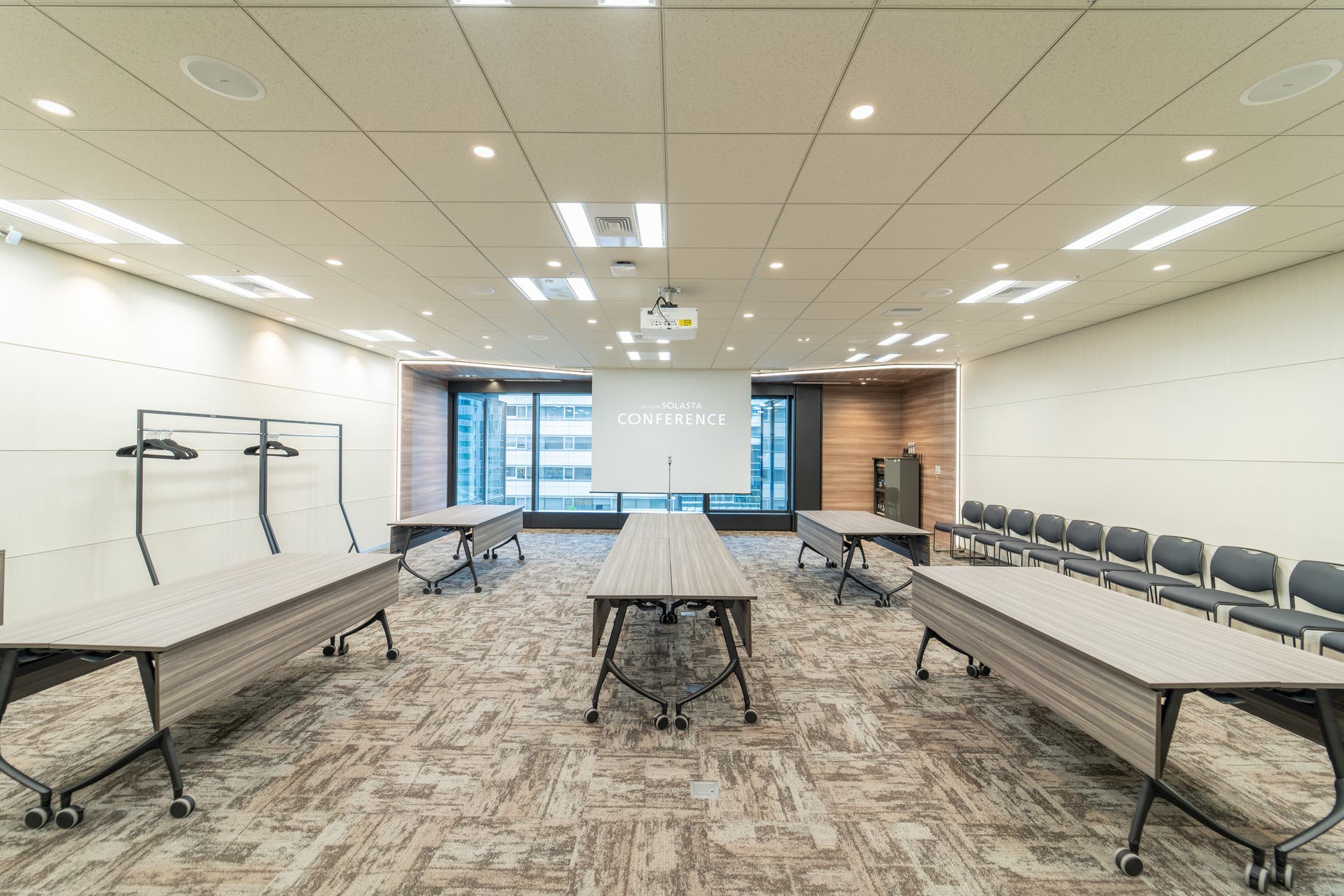 【深夜早朝／土日祝の利用もOK】【渋谷ソラスタコンファレンス】4Eの写真14