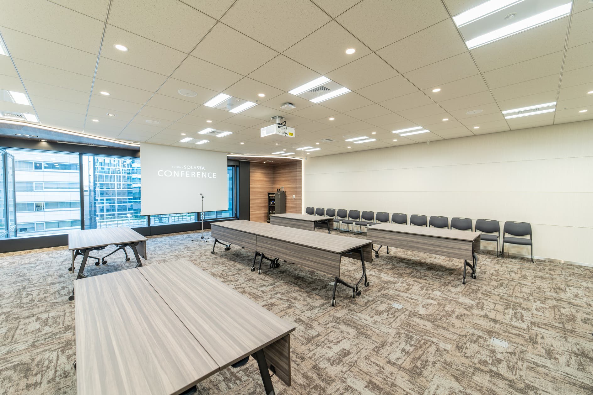 【深夜早朝／土日祝の利用もOK】【渋谷ソラスタコンファレンス】4Eの写真15