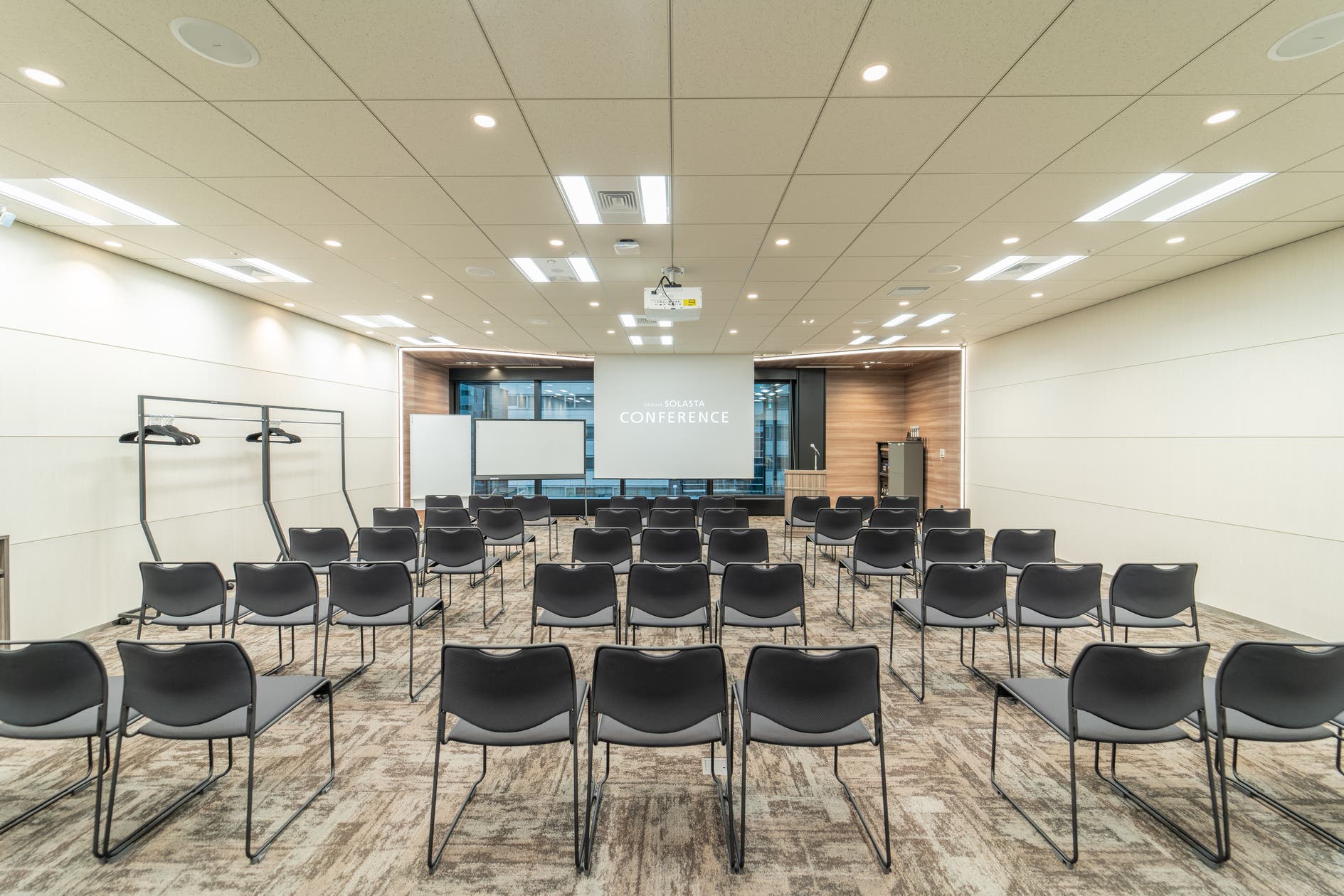 【深夜早朝／土日祝の利用もOK】【渋谷ソラスタコンファレンス】4Eの写真20