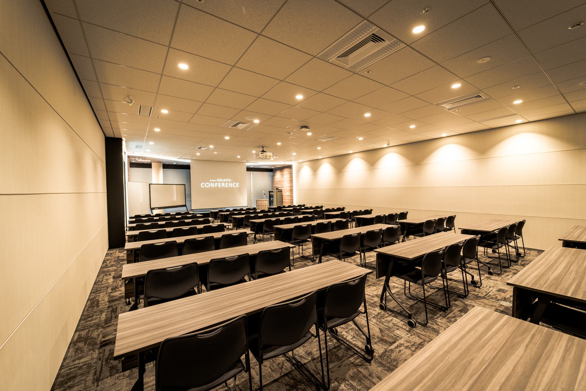 【深夜早朝／土日祝の利用もOK】【渋谷ソラスタコンファレンス】4Fの写真3