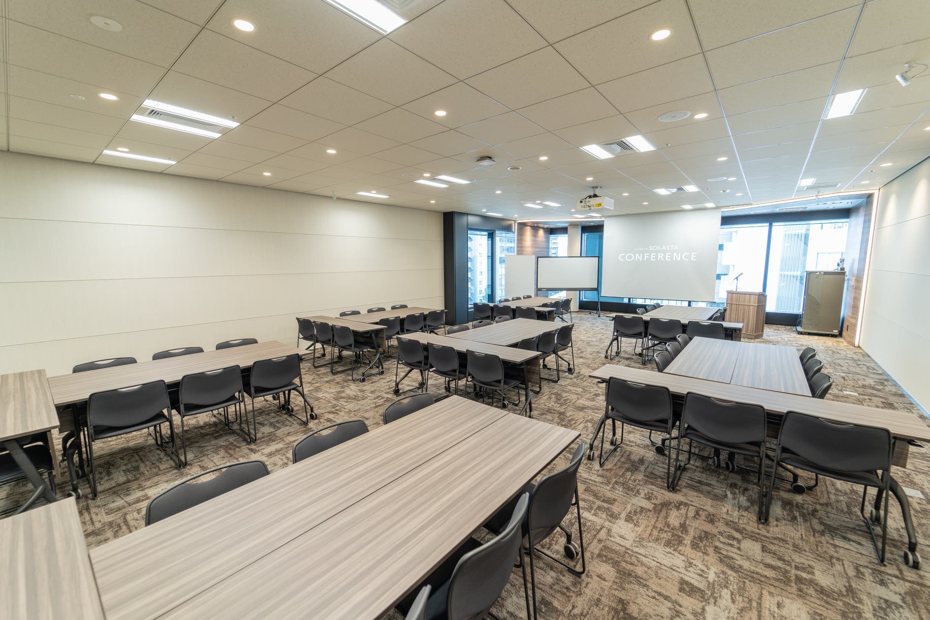 【深夜早朝／土日祝の利用もOK】【渋谷ソラスタコンファレンス】4Fの写真8