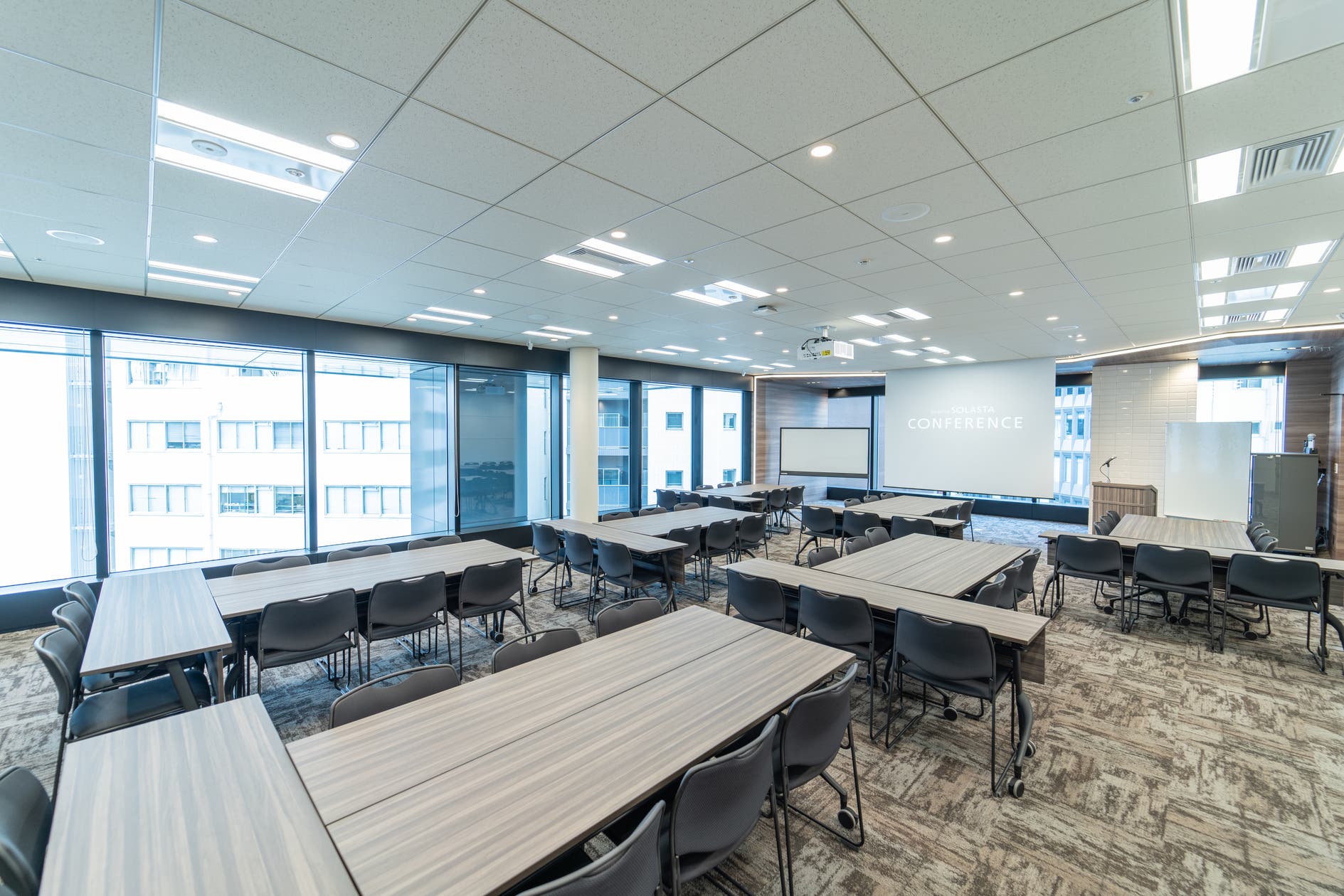 【深夜早朝／土日祝の利用もOK】【渋谷ソラスタコンファレンス】4Gの写真8