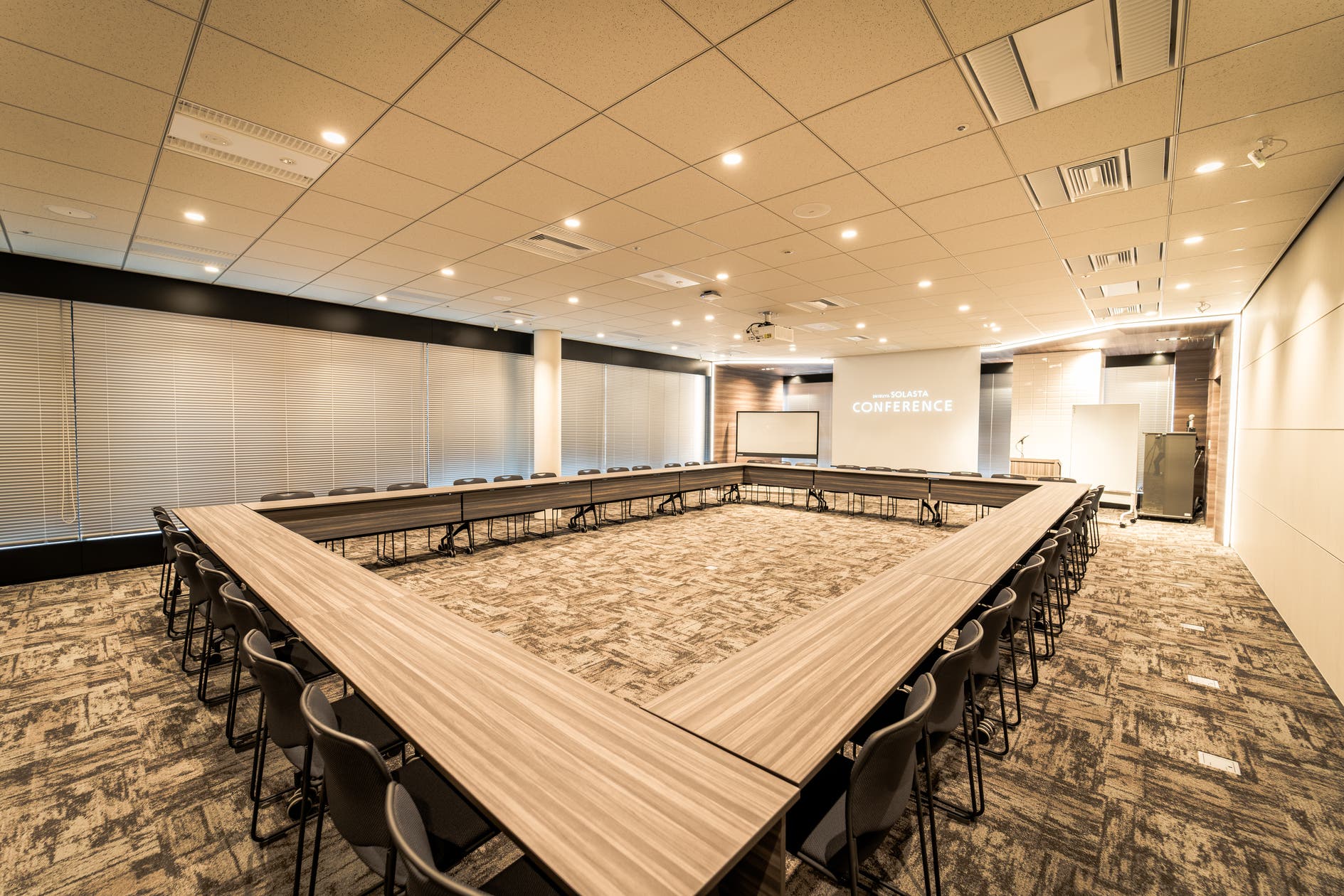 【深夜早朝／土日祝の利用もOK】【渋谷ソラスタコンファレンス】4Gの写真12