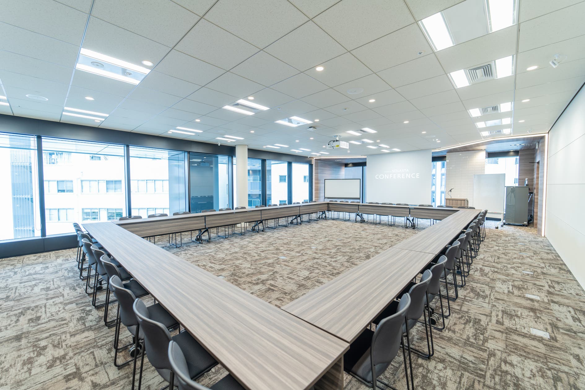 【深夜早朝／土日祝の利用もOK】【渋谷ソラスタコンファレンス】4Gの写真13