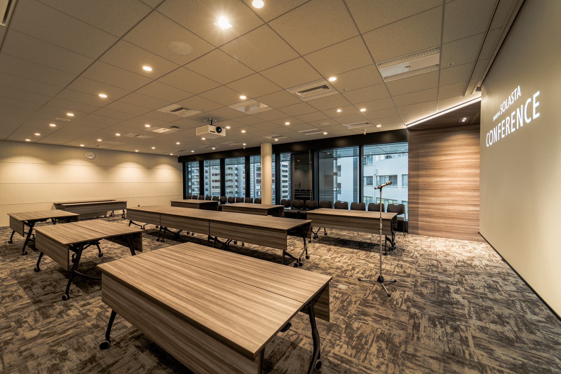 【深夜早朝／土日祝の利用もOK】【渋谷ソラスタコンファレンス】4Gの写真20