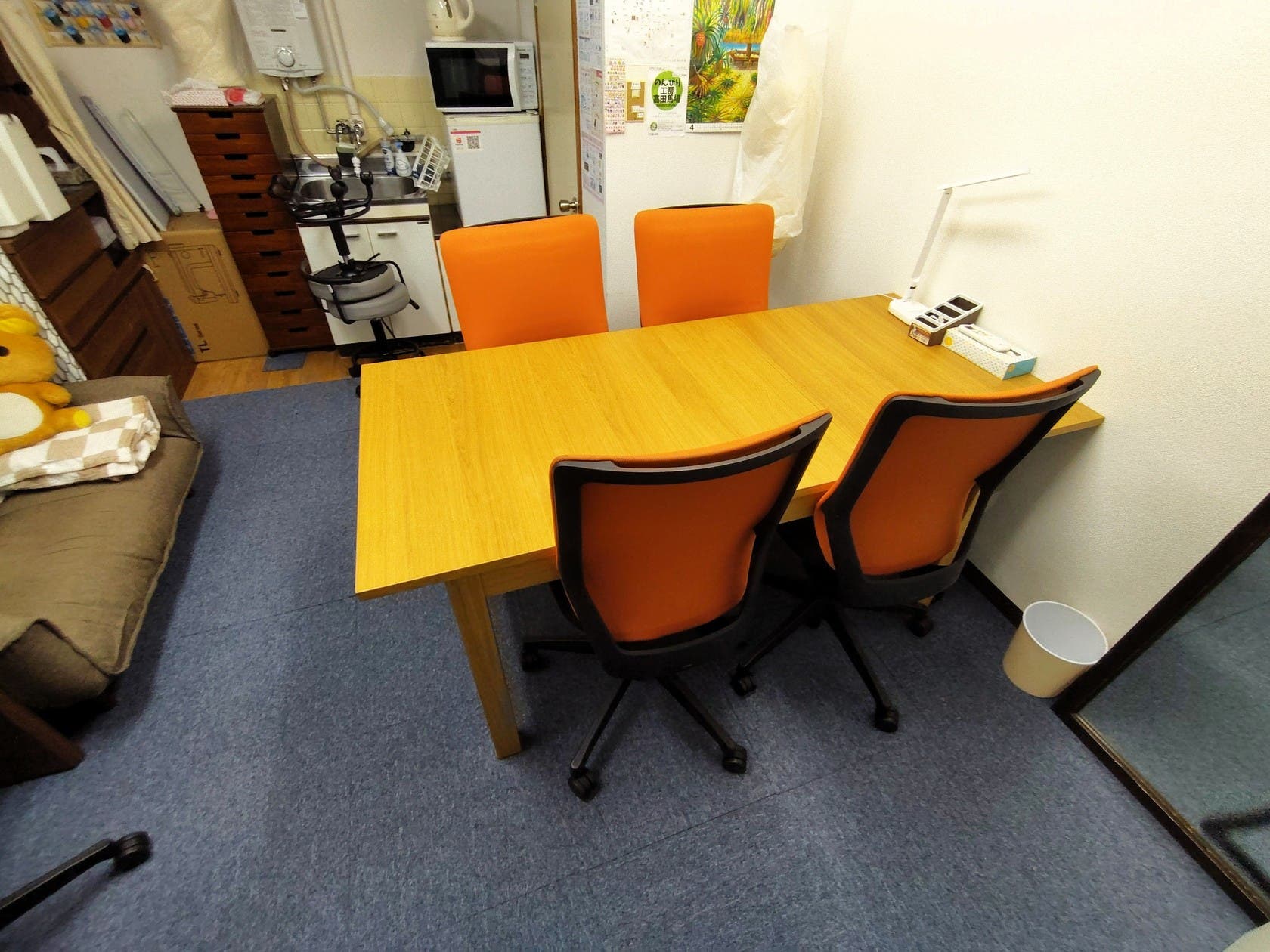 [のんびり工房/馬場箱]大きな机の四角いお部屋 (作業場所/会議/ボードゲーム/お話し会)の写真2