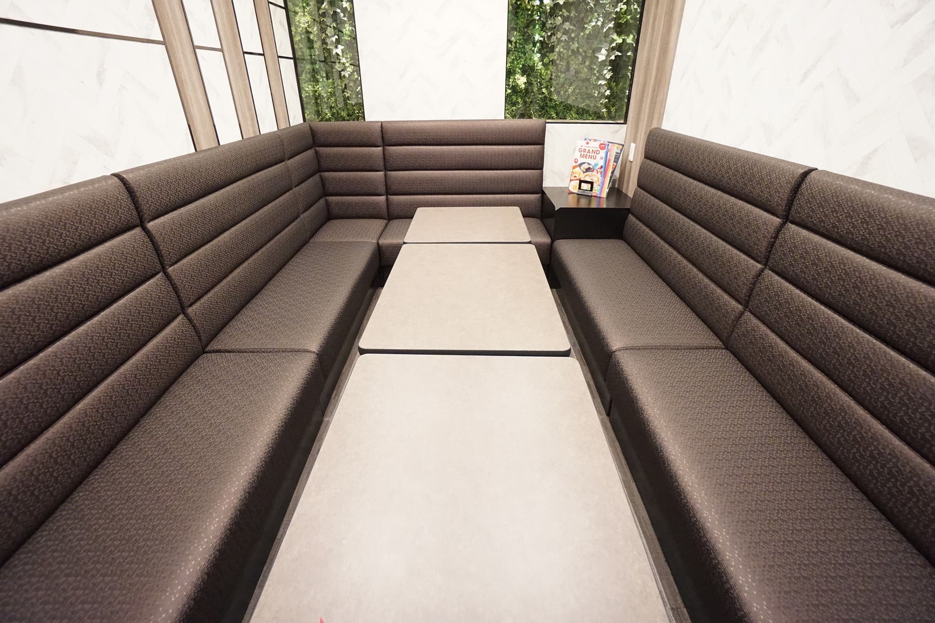 《5~8名用》会議・打ち合わせ用ルーム【サイズM】の写真1