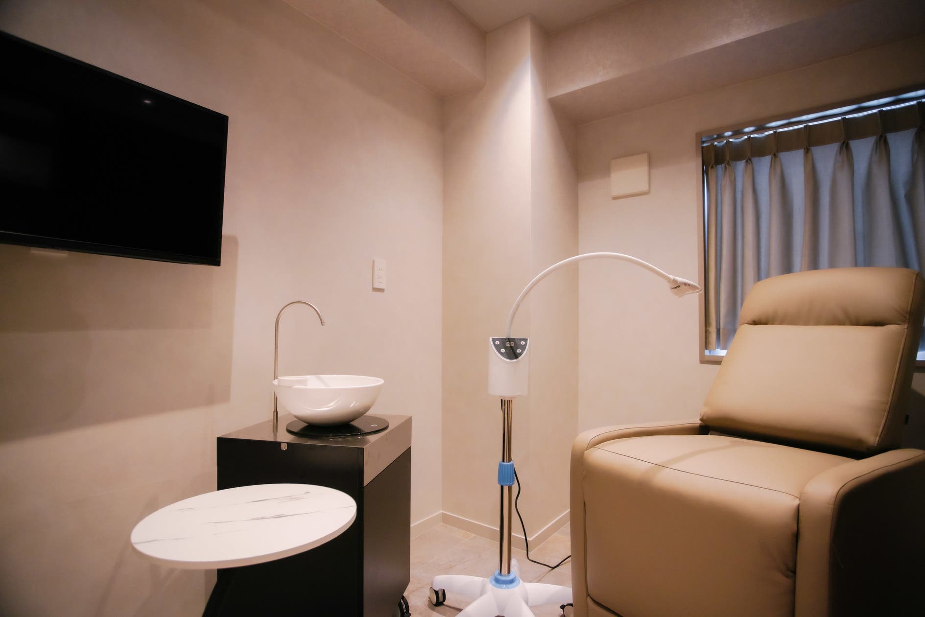 NEWOPEN【栄駅徒歩3分！】ラシック近く！オシャレなビルに入った清潔でラグジュアリーで落ち着いた雰囲気の個室サロン✨（大）の写真8