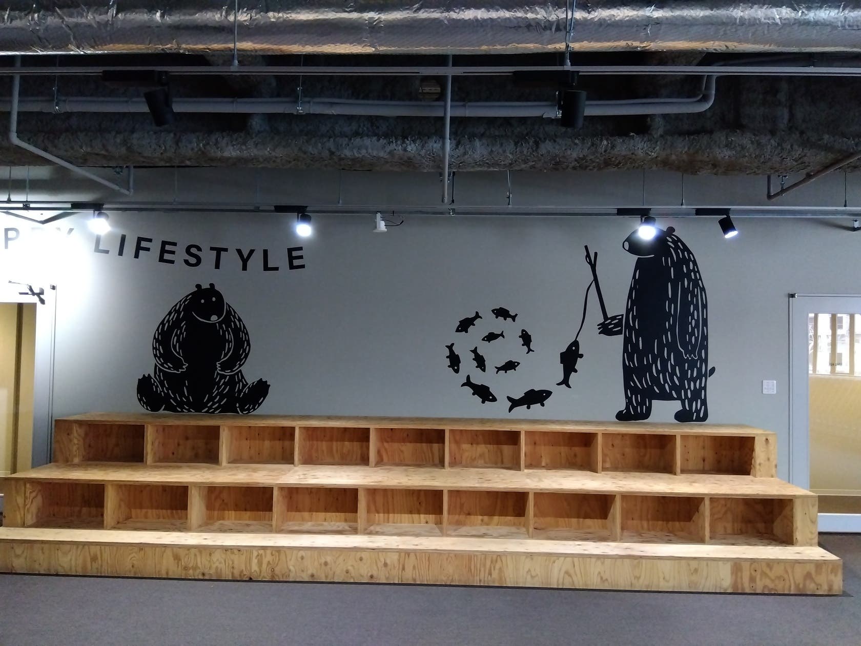 札幌駅東口から徒歩11分【HIGUMAHALL】サツドラ北8条店2階・イベント・セミナーにオススメの写真3