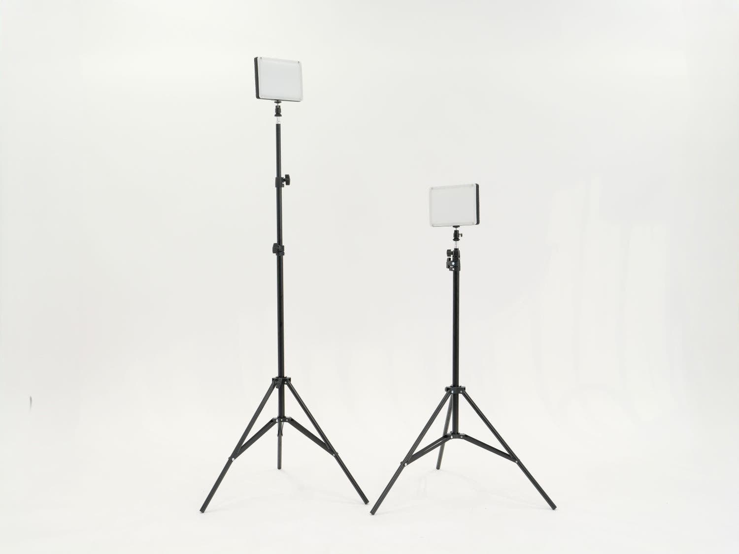 自然光と背景紙で多彩な撮影が可能！スタッフ常駐で安心✨早朝・深夜もOK⭕️プロジェクター完備で推し活にも📽️の写真14