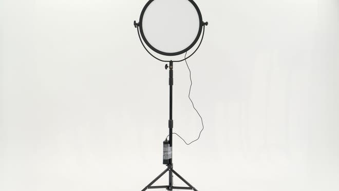 自然光と背景紙で多彩な撮影が可能!スタッフ常駐で安心✨早朝・深夜もOK⭕️プロジェクター完備で推し活にも📽️の写真12