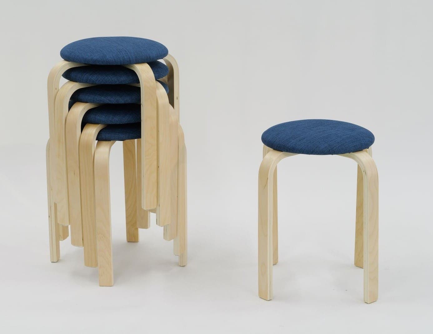 自然光と背景紙で多彩な撮影が可能！スタッフ常駐で安心✨早朝・深夜もOK⭕️プロジェクター完備で推し活にも📽️の写真19