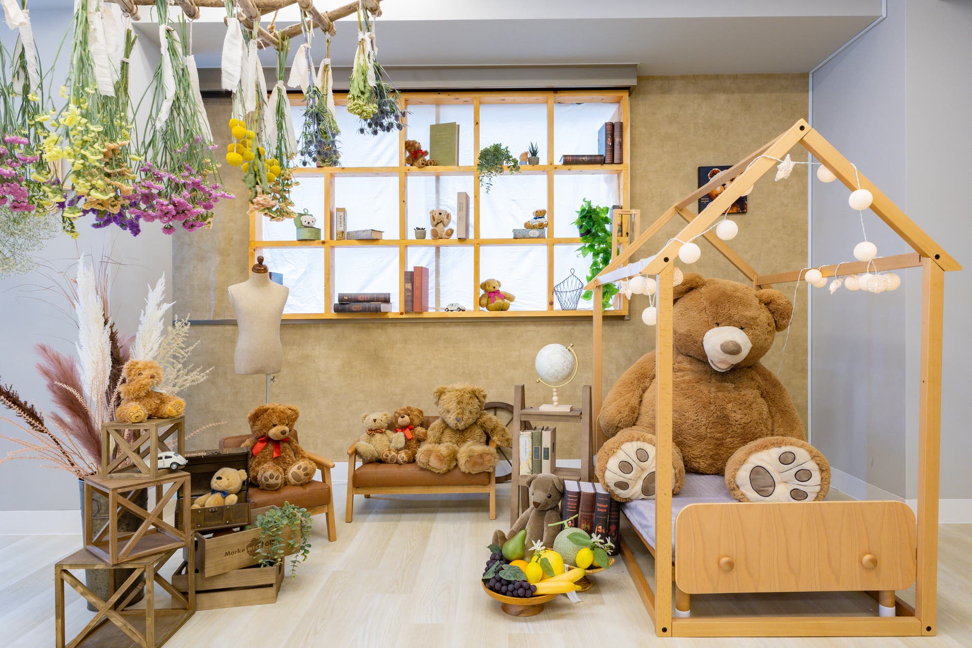 クリスマスツリー🎄４ブースで撮れ高たくさん📸三ノ宮徒歩6分🚶‍♂️77㎡広々パーティもできる🧸クマ沢山映え撮影スタジオの写真21