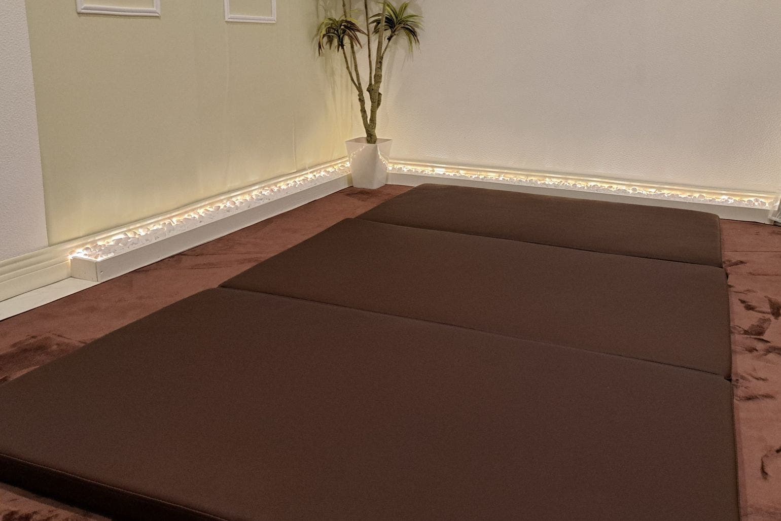 セラピスト必見【葛西駅3分】完全な個室貸切サロン/本格マットレス常設でタイマッサージも可能/エステや整体のベッド完備の写真12