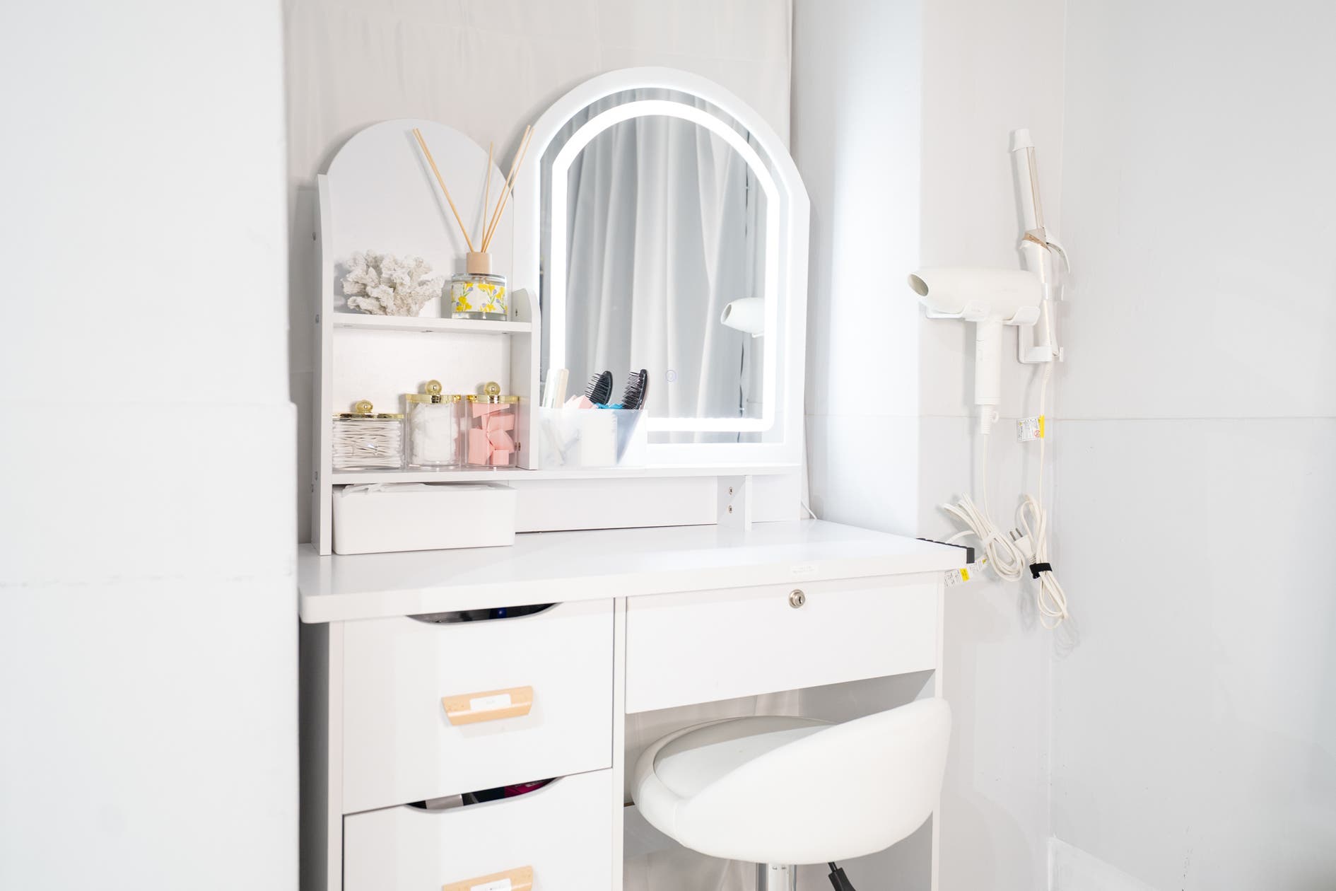 0.5周年記念⭐️ダンス値下げ‼️1日貸切お得♪ヨガ🧘ピラティス特化🚃神田東口1分☀️ドレッサーあり採光の良い完全個室空間✨の写真3