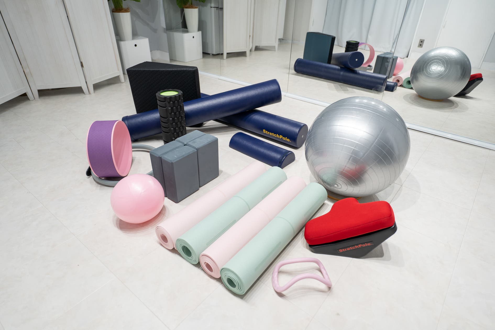 0.5周年記念⭐️ダンス値下げ‼️1日貸切お得♪ヨガ🧘ピラティス特化🚃神田東口1分☀️ドレッサーあり採光の良い完全個室空間✨の写真4