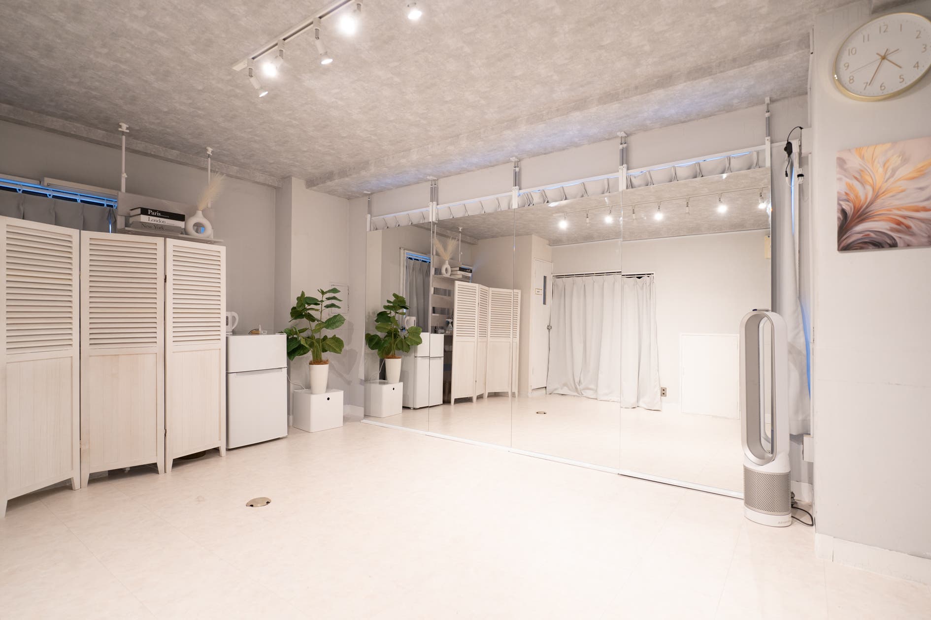 0.5周年記念⭐️ダンス値下げ‼️1日貸切お得♪ヨガ🧘ピラティス特化🚃神田東口1分☀️ドレッサーあり採光の良い完全個室空間✨の写真6